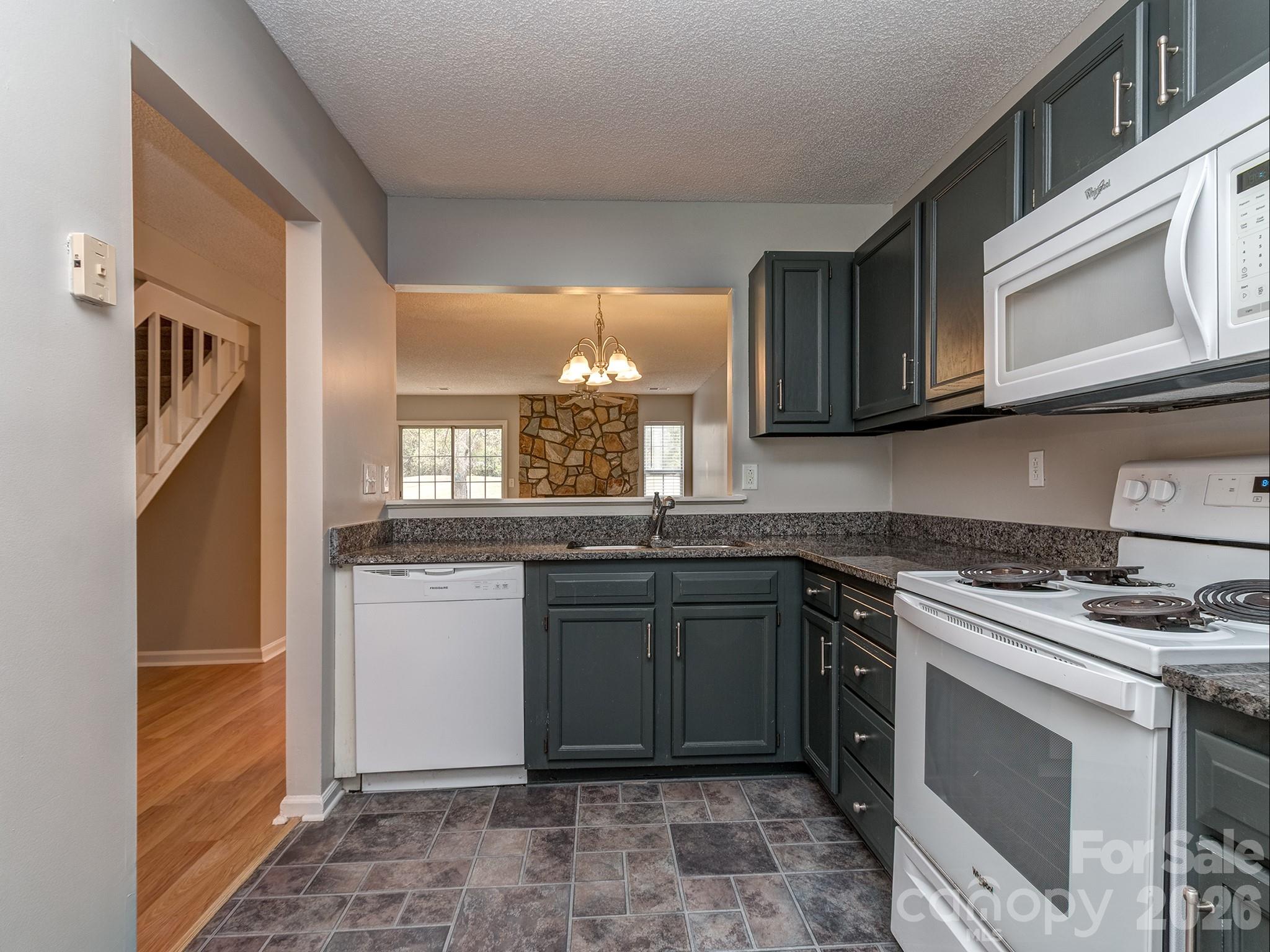Photo 4 of 8211 Golf Ridge Drive, Charlotte, NC