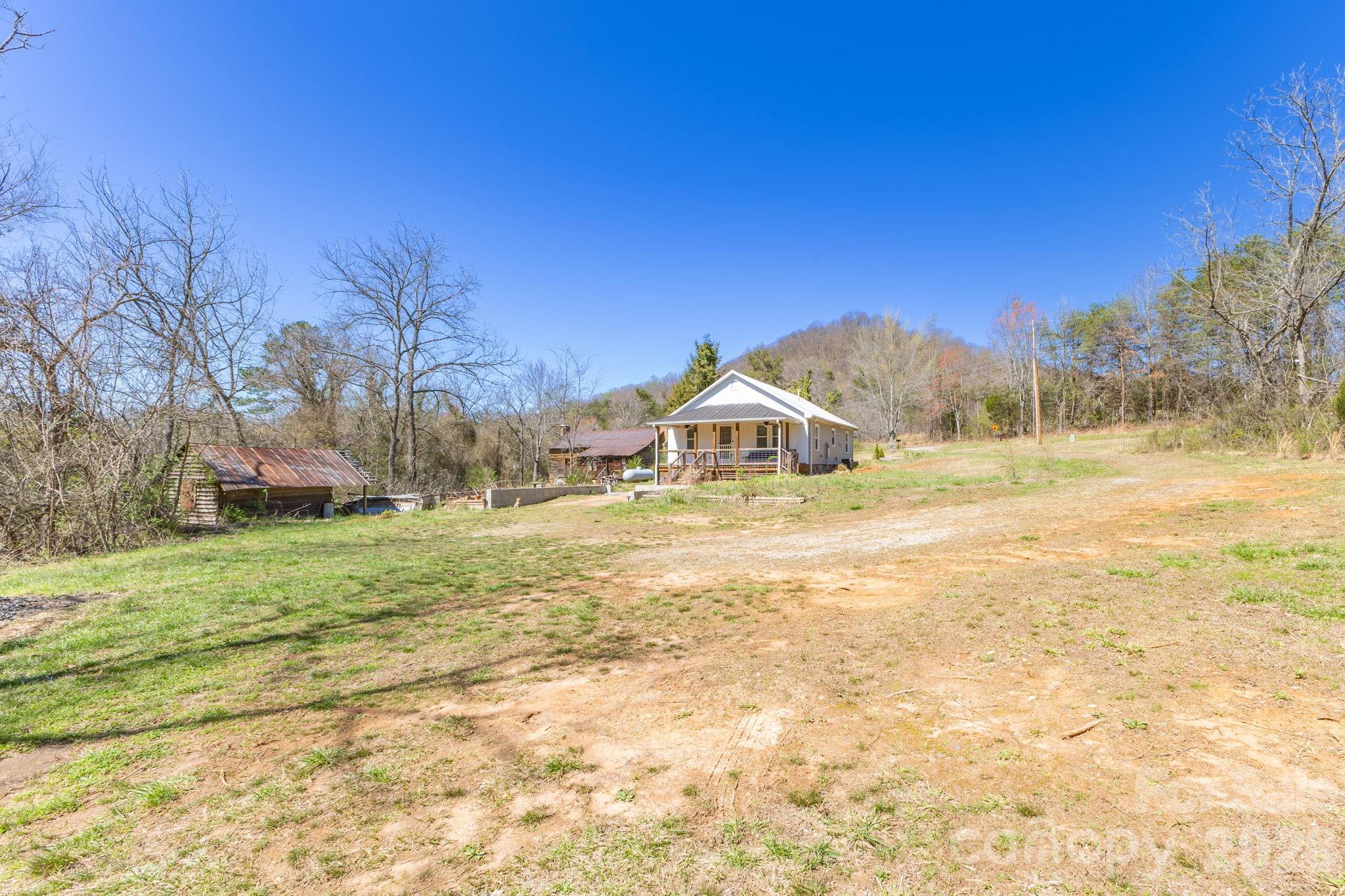 98 Poplar Springs Road, Hiddenite, NC - photo 4 of 38