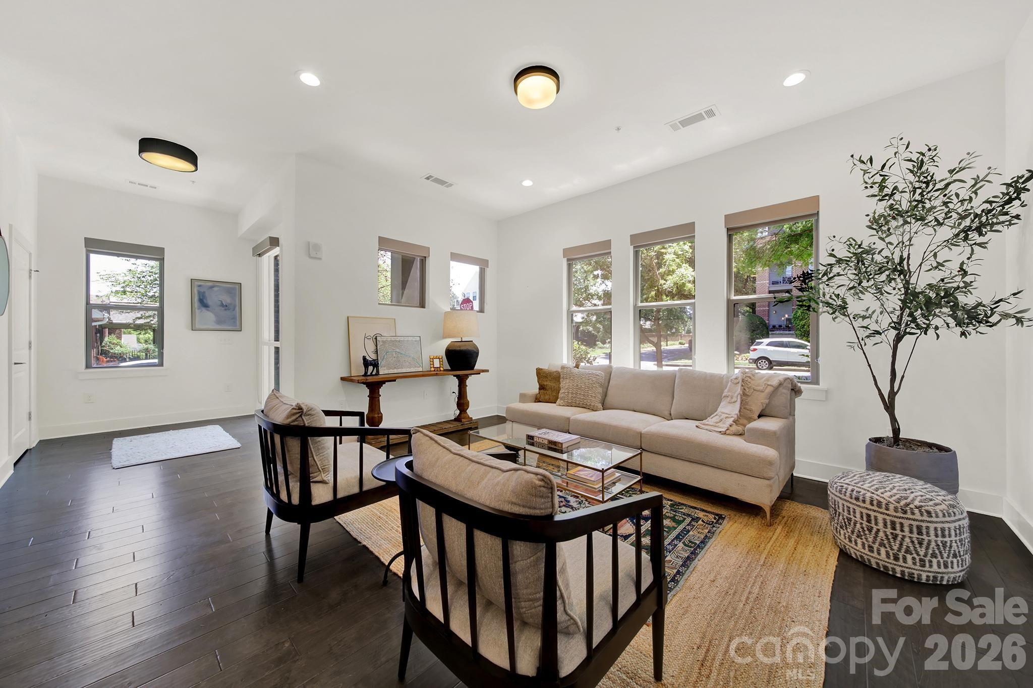 Photo 4 of 1500 Kenilworth Avenue, Charlotte, NC
