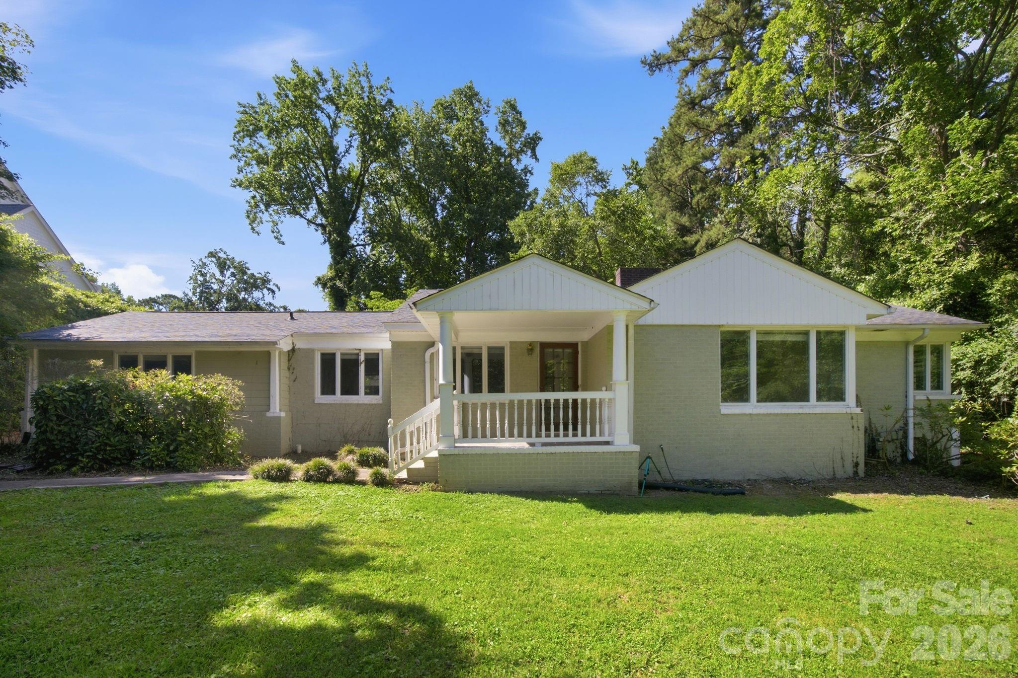 Photo 2 of 827 Jefferson Drive, Charlotte, NC