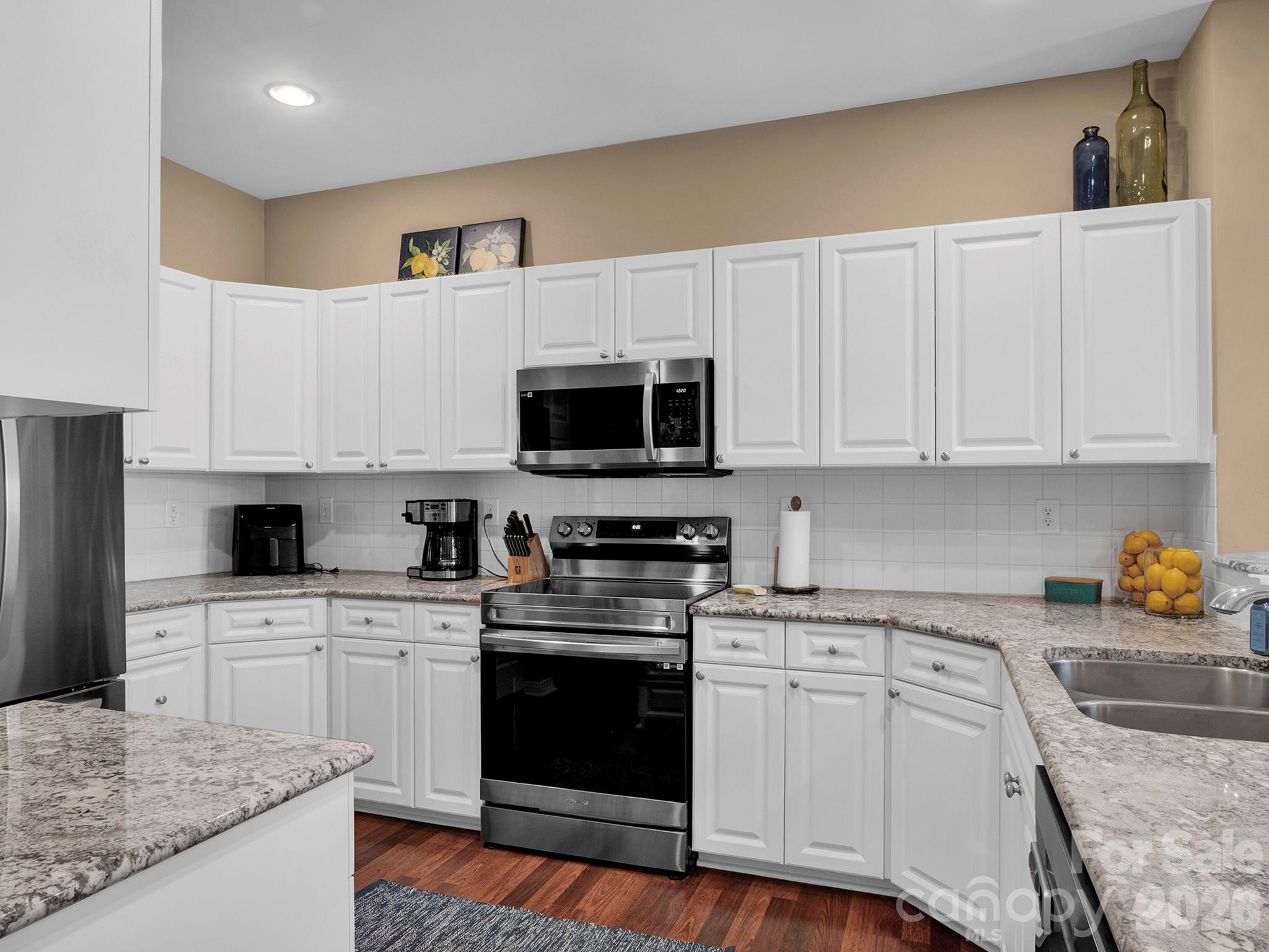 8444 Brookings Drive, Charlotte, NC - photo 6 of 43
