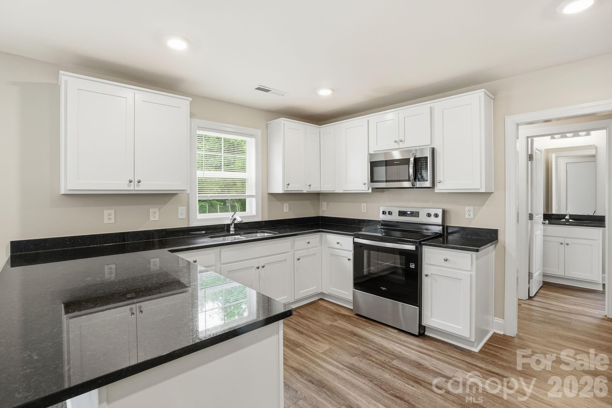 Photo 8 of 3109 Cochrane Drive, Charlotte, NC