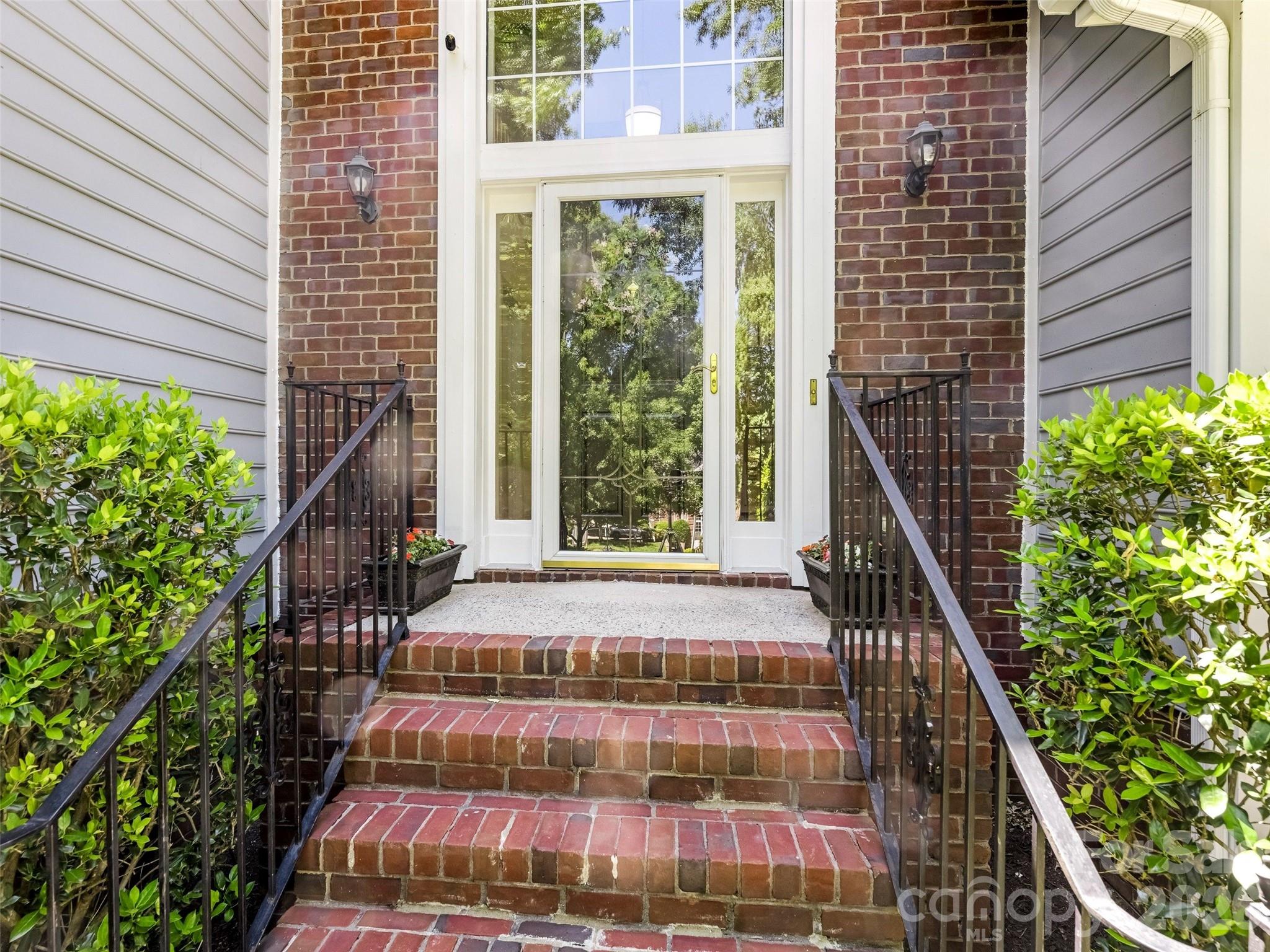 Photo 2 of 6534 Summertree Lane, Charlotte, NC
