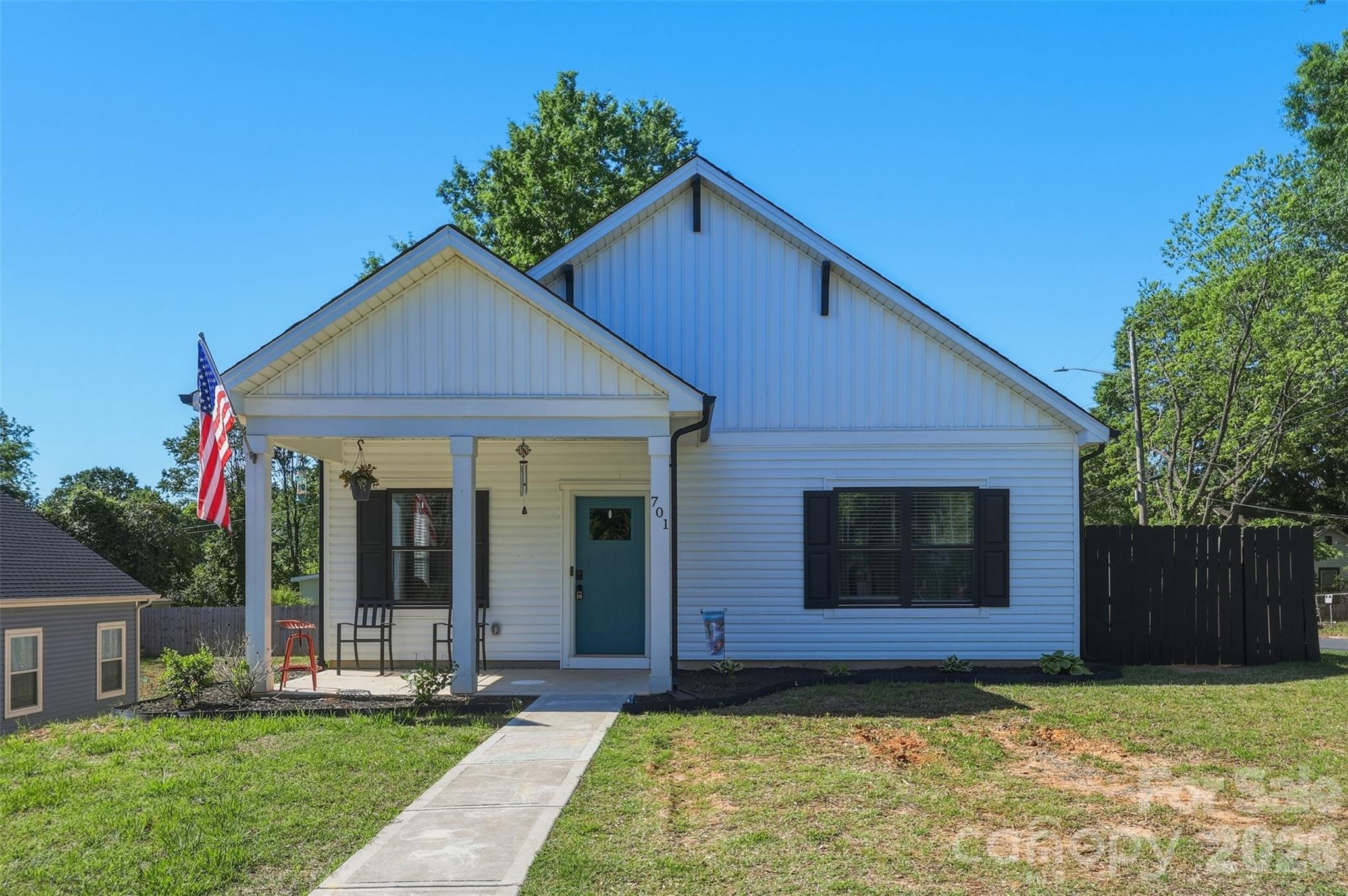 Photo 2 of 701 E 3rd Avenue, Gastonia, NC