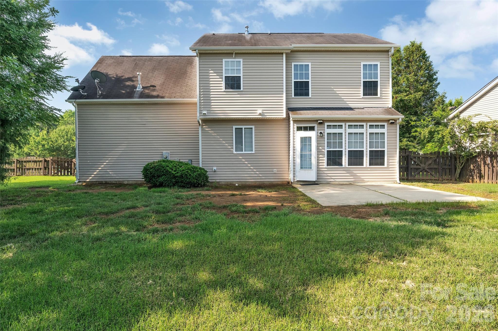 Photo 3 of 12929 Beddingfield Drive, Charlotte, NC