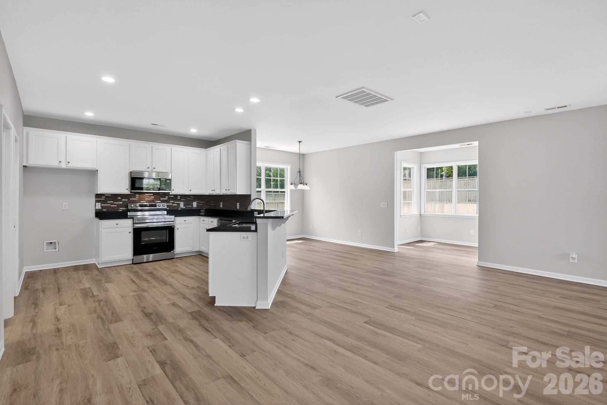 Photo 3 of 8915 Merrie Rose Avenue, Charlotte, NC