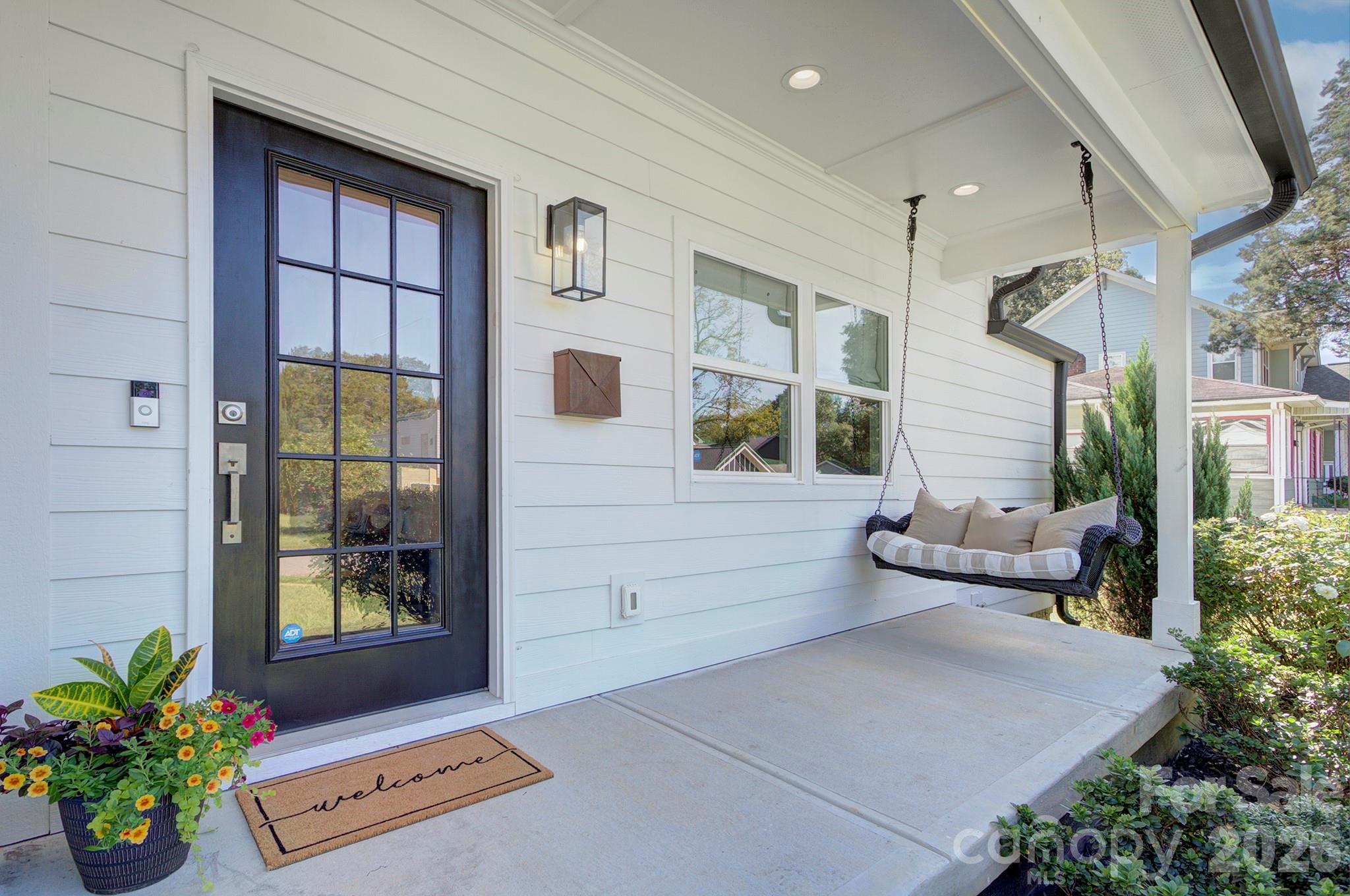 526 Seldon Drive, Charlotte, NC - photo 2 of 41