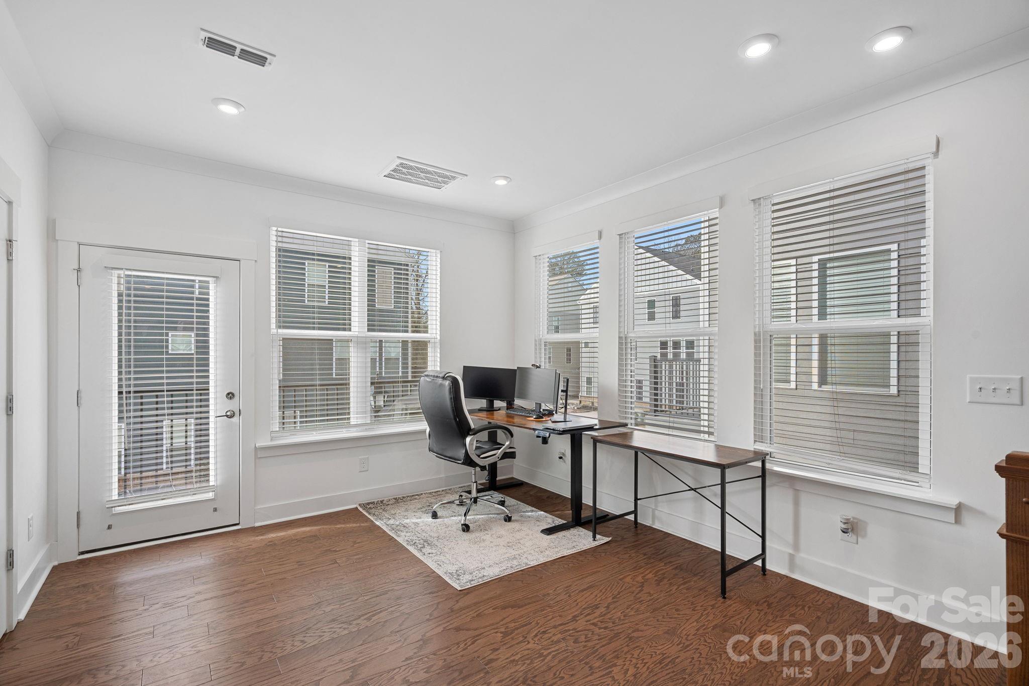 Photo 5 of 4012 Capital Ridge Court, Charlotte, NC