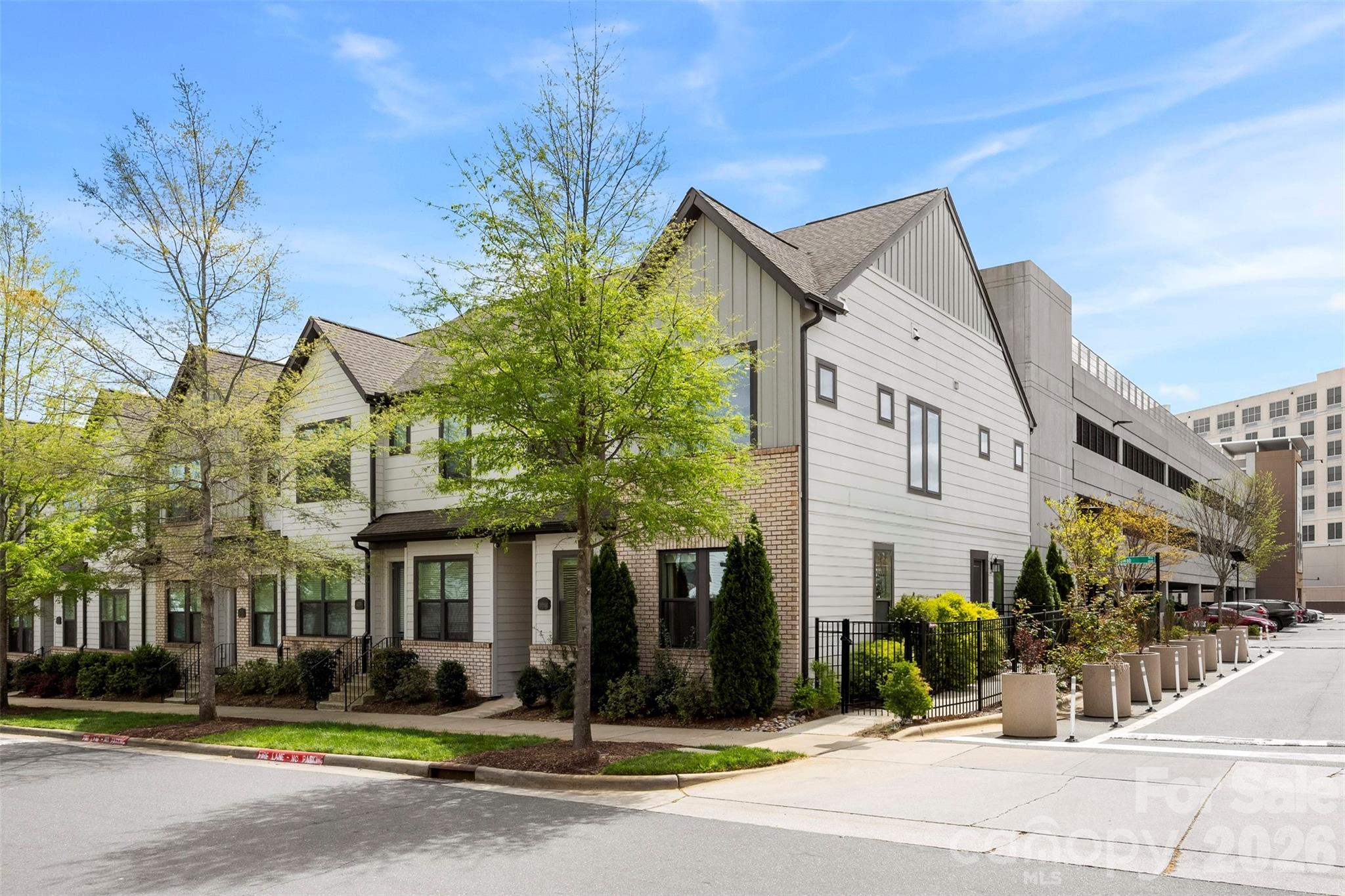 Photo 4 of 6343 Southgrove Street, Charlotte, NC