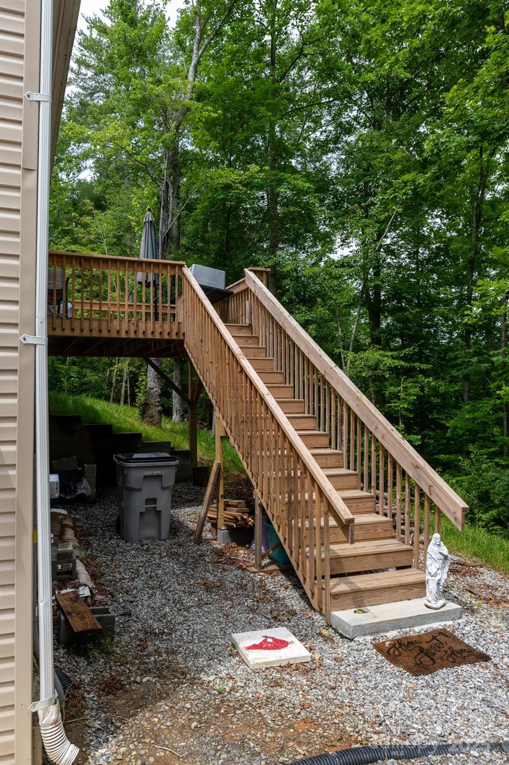 1036 Williamsburg Drive, Lenoir, NC - photo 6 of 35