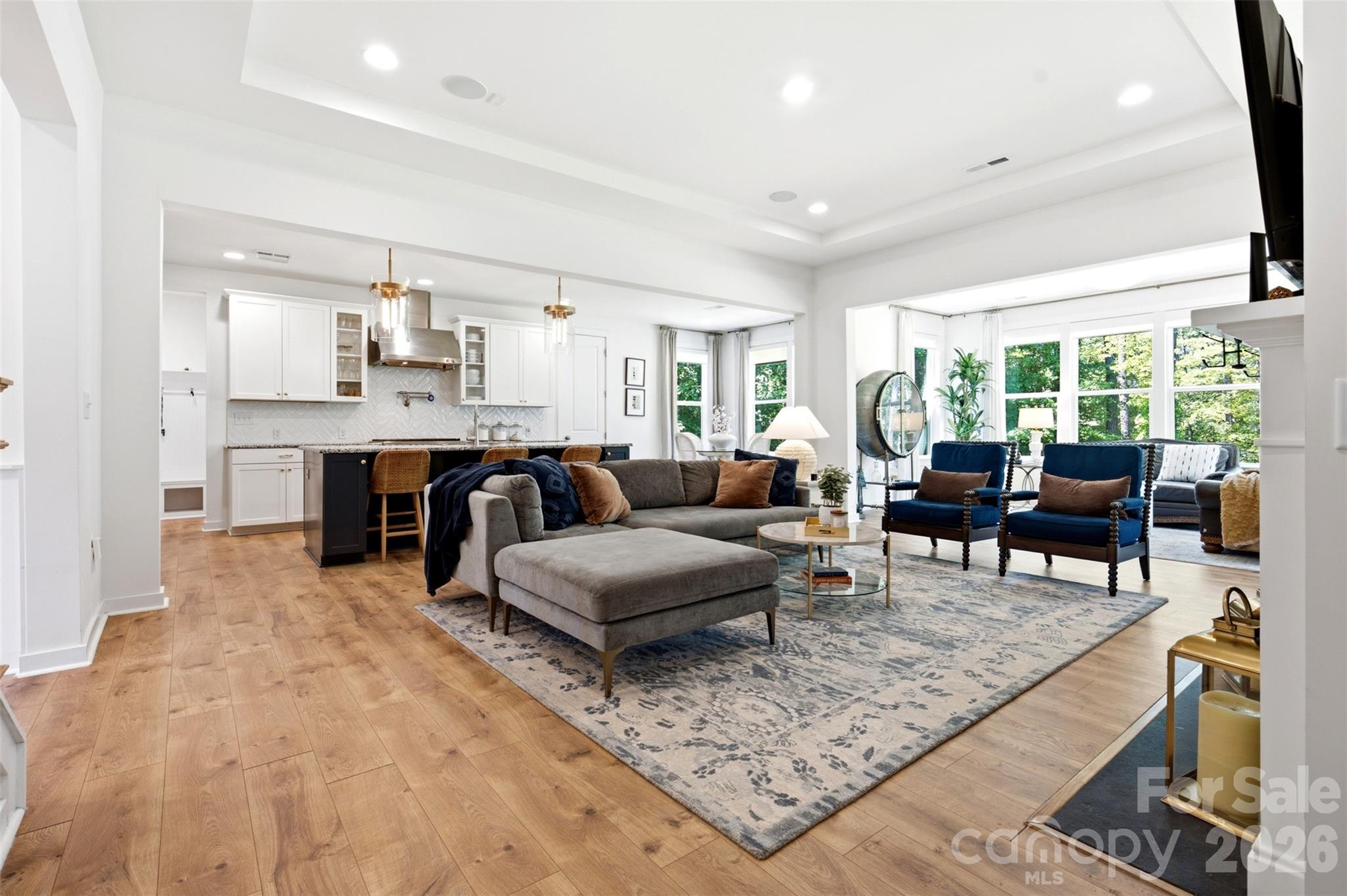 Photo 6 of 15611 Walnut Hill Drive, Charlotte, NC