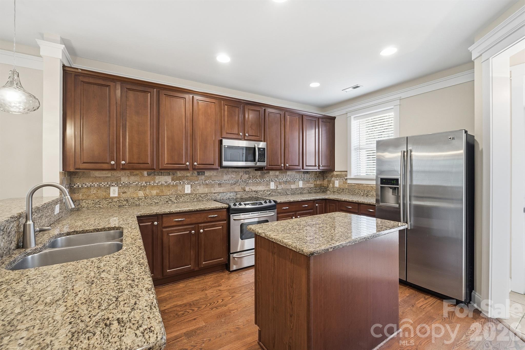 Photo 11 of 717 E 8th Street, Charlotte, NC