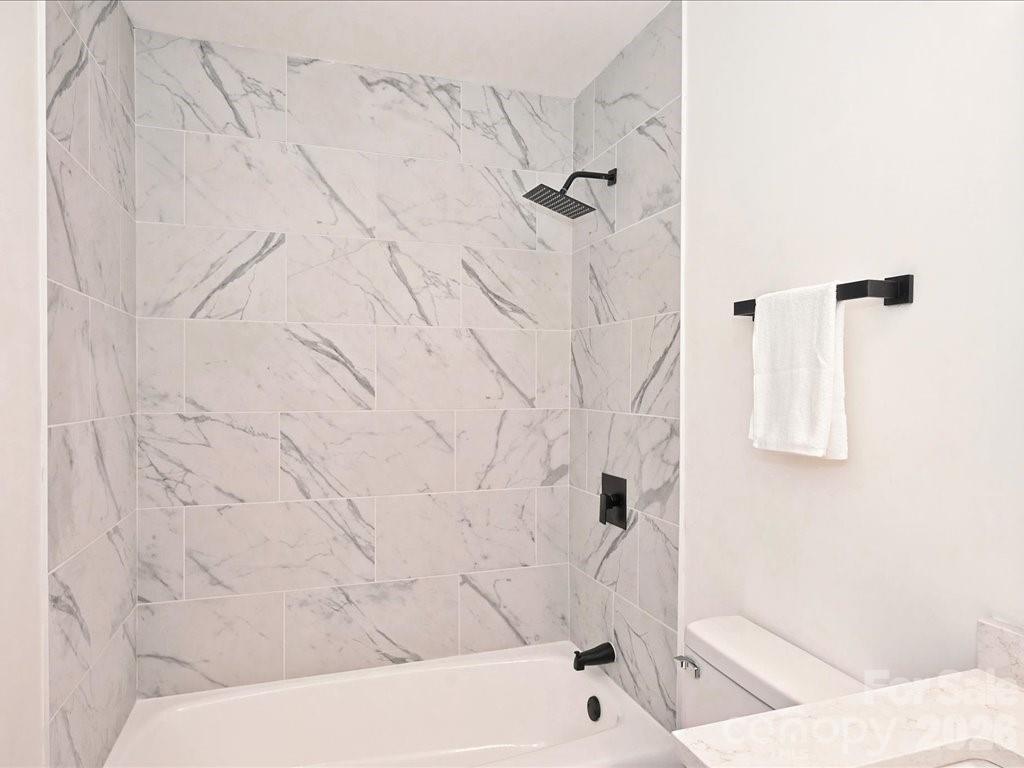 Photo 13 of 6810 Farmingdale Drive, Charlotte, NC