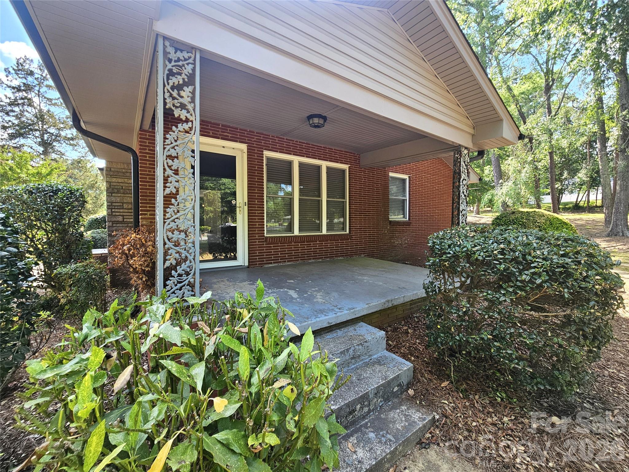 557 Goldmoor Drive NE, Concord, NC - photo 2 of 17