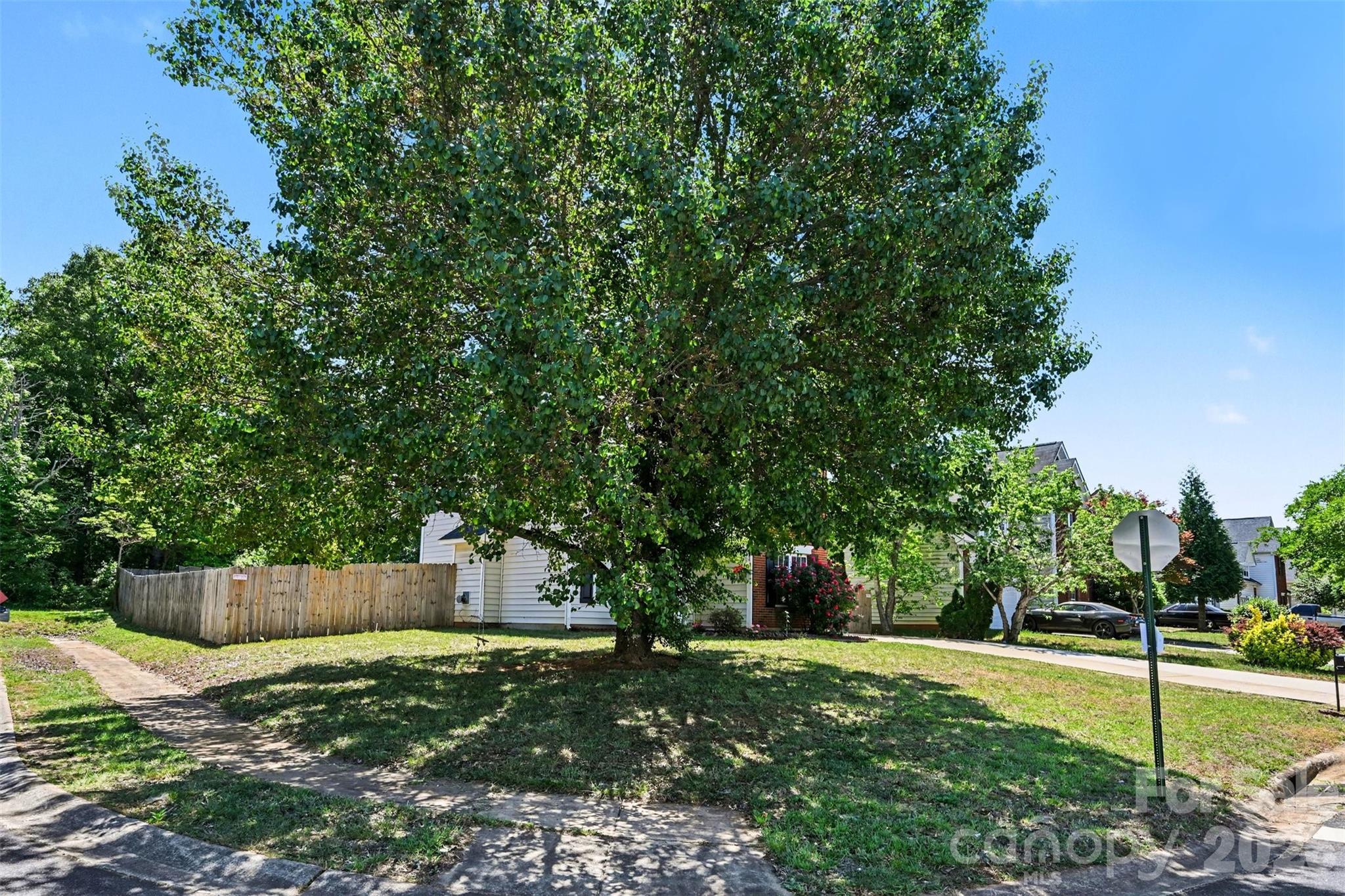 Photo 4 of 13403 Willow Falls Road, Charlotte, NC