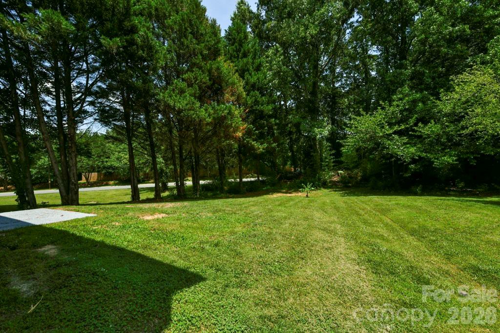 Home for sale at 8406 Bedford Green Lane, Charlotte, NC — photo 6 of 23