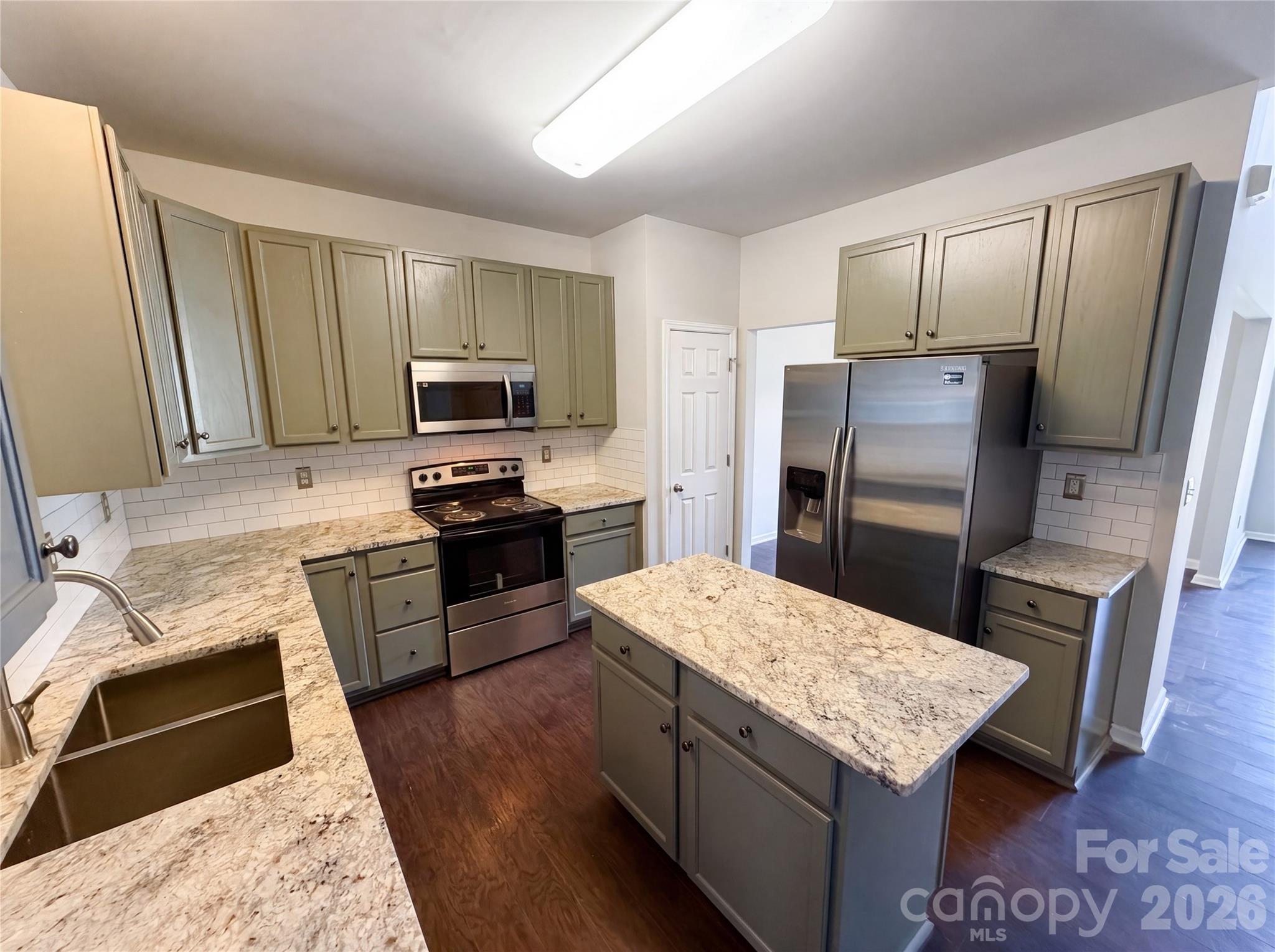 Home for sale at 2007 Turtle Point Road, Charlotte, NC — photo 6 of 26