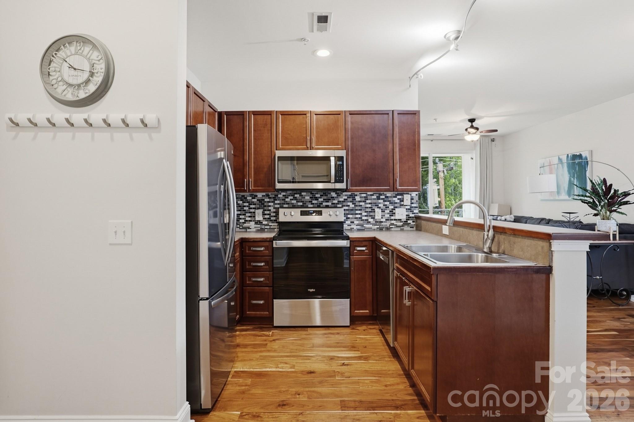 Photo 13 of 1308 Kenilworth Avenue430, Charlotte, NC