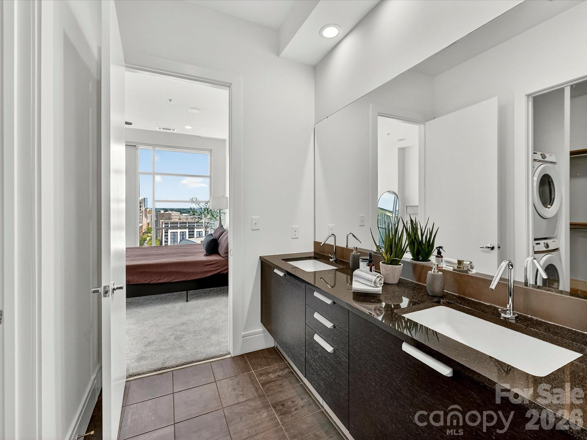 Photo 22 of 505 E 6th Street1601, Charlotte, NC