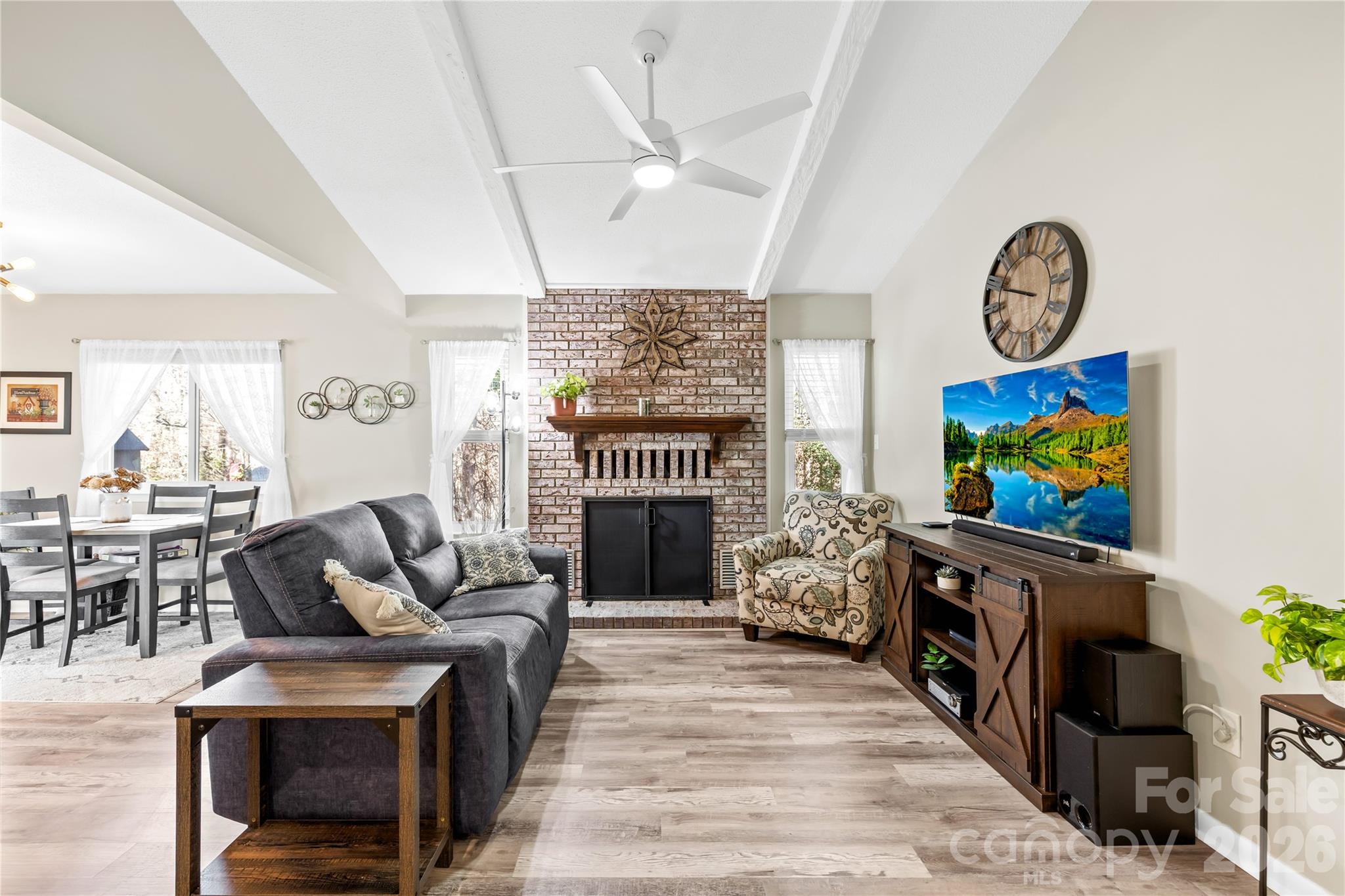 Photo 2 of 911 Sardis Cove Drive, Charlotte, NC
