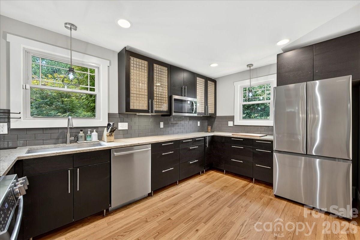 Home for sale at 2120 Dalehurst Drive, Charlotte, NC — photo 11 of 40
