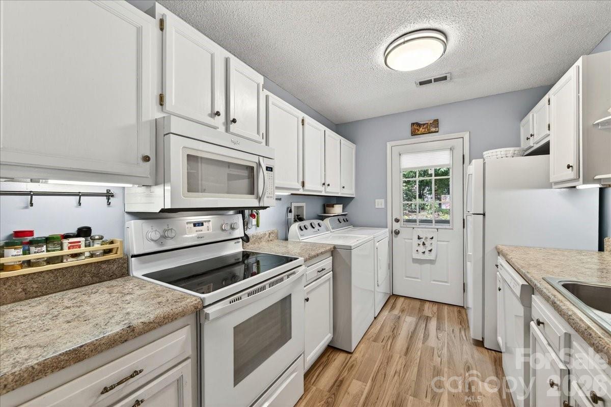 Photo 17 of 7306 Carrbridge Lane, Charlotte, NC
