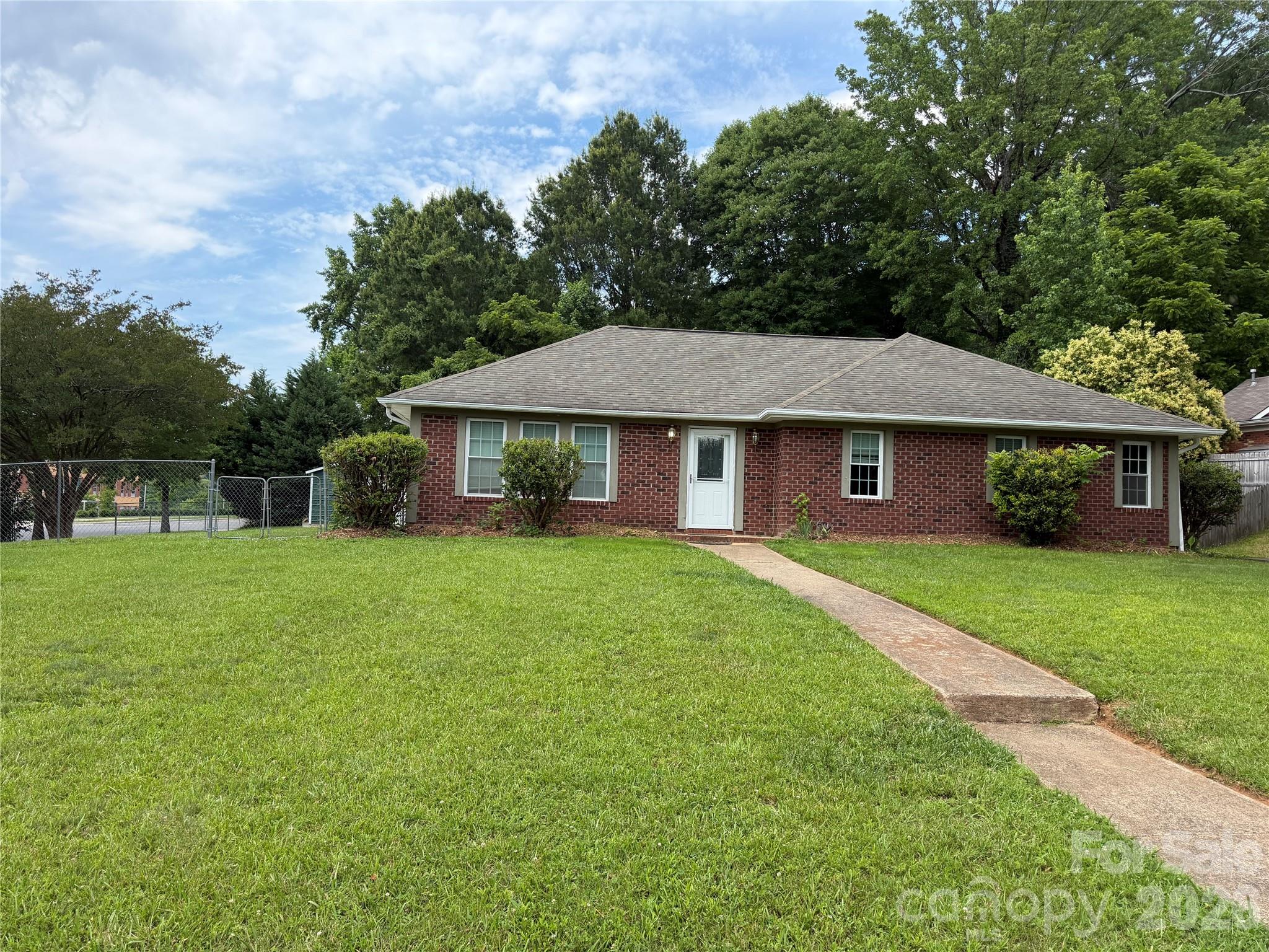 Photo 3 of 7101 Riding Trail Road, Charlotte, NC