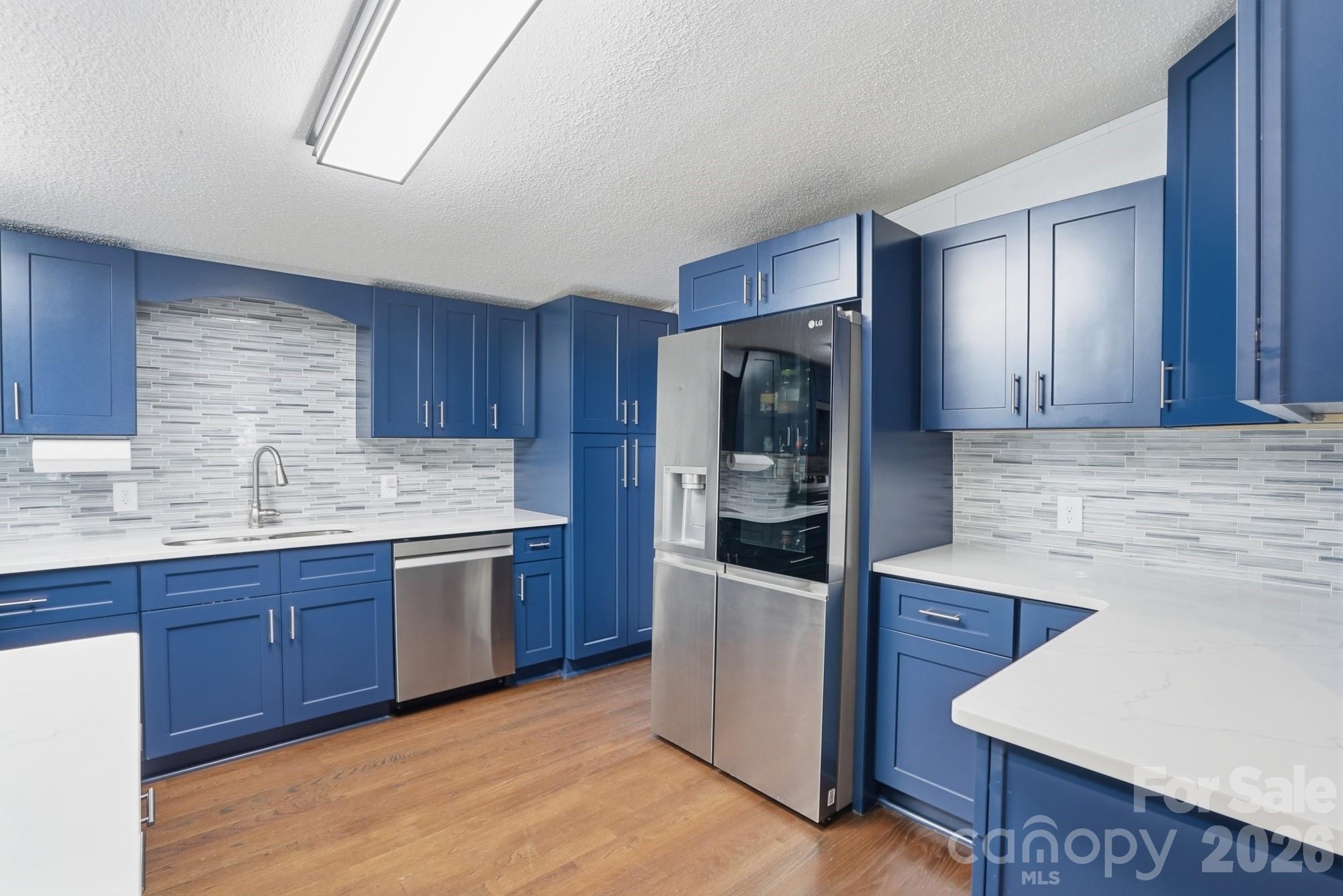 Photo 4 of 605 Ridgewood Court, Mount Holly, NC