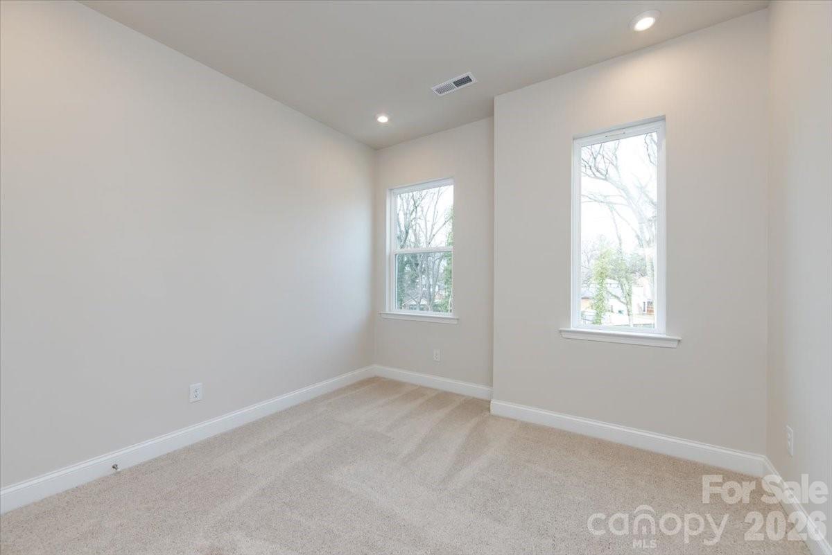 Photo 30 of 909 Archway Lane, Charlotte, NC