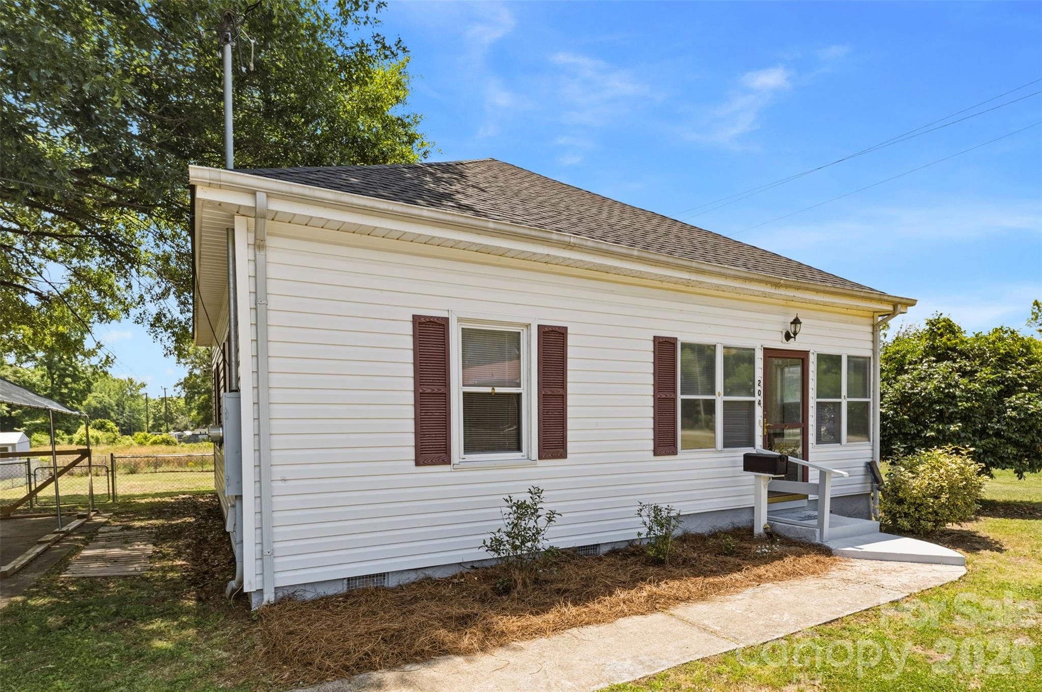 204 Hampshire Lane, Clover, SC - photo 3 of 26
