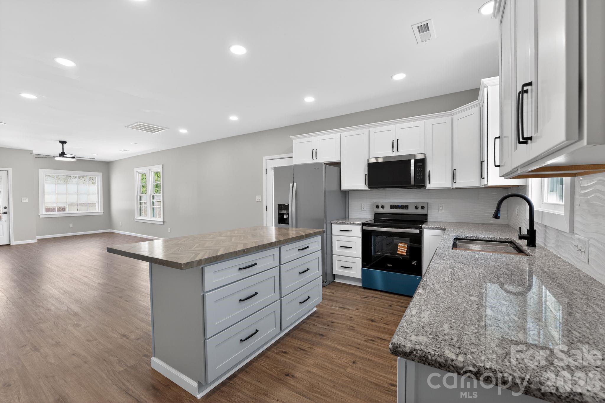 344 Mayflower Avenue, Cramerton, NC - photo 8 of 28