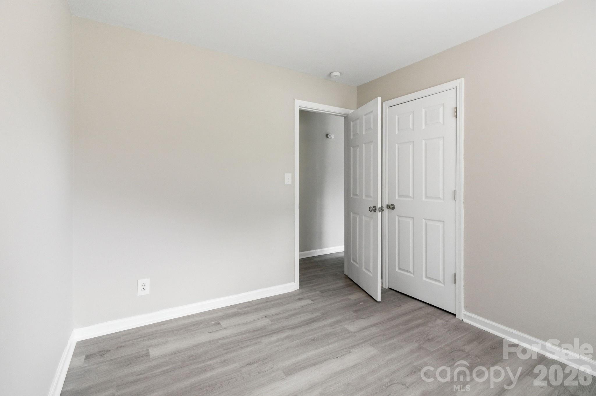 Photo 8 of 2725 Thornton Road, Charlotte, NC
