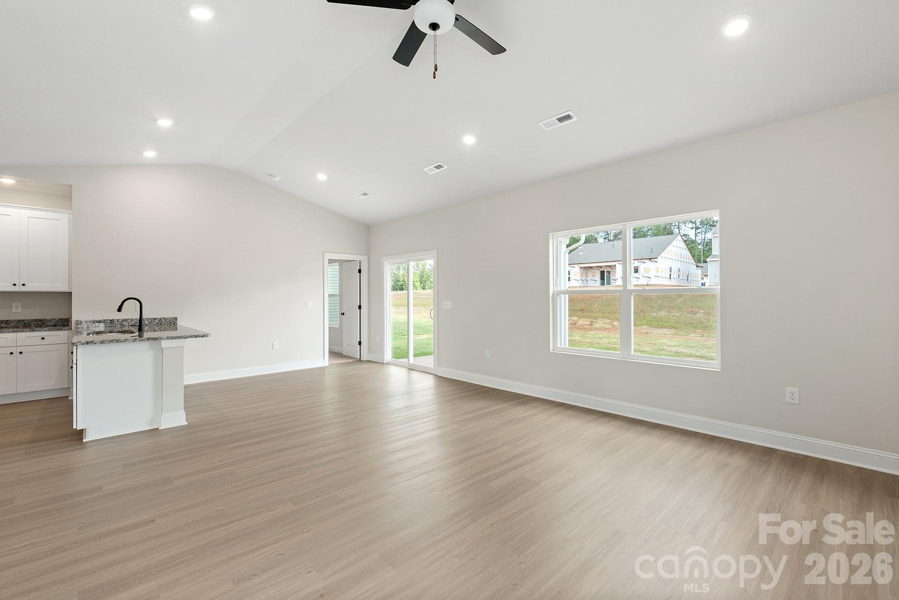 Photo 4 of 6512 Fairford Drive, Charlotte, NC