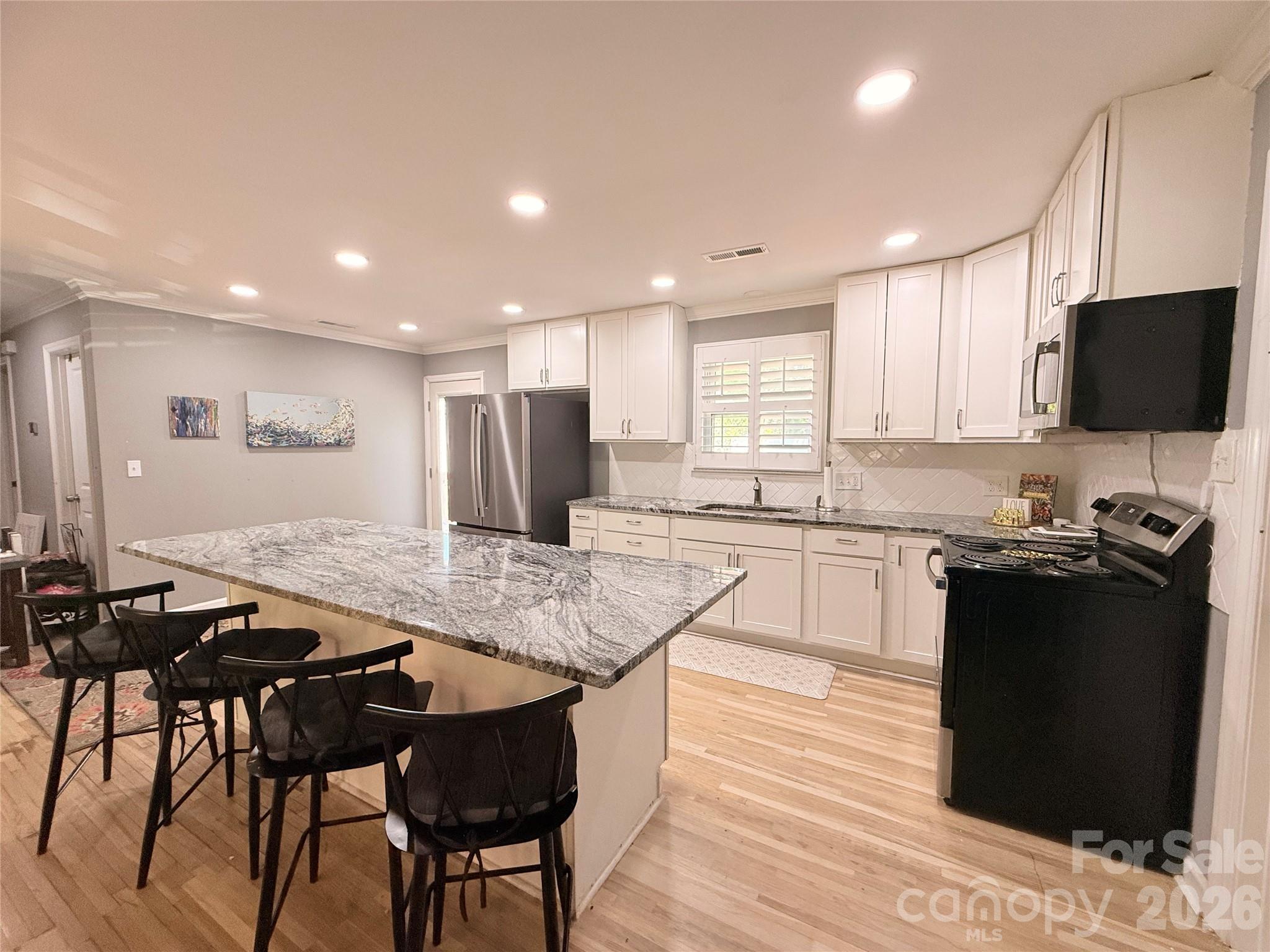 Photo 7 of 401 Rutland Drive, Charlotte, NC