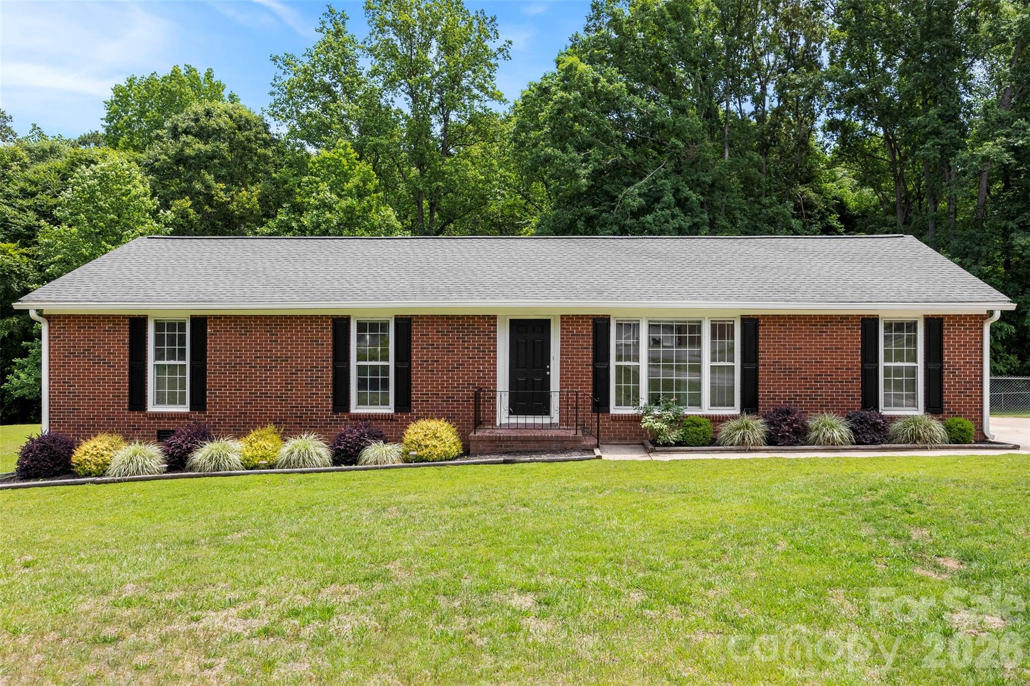 22 Forest Hill Road, Belmont, NC