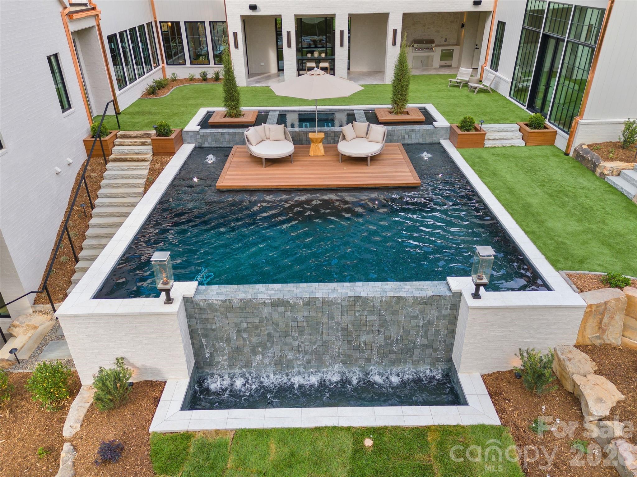 Photo 2 of 4111 Columbine Circle, Charlotte, NC