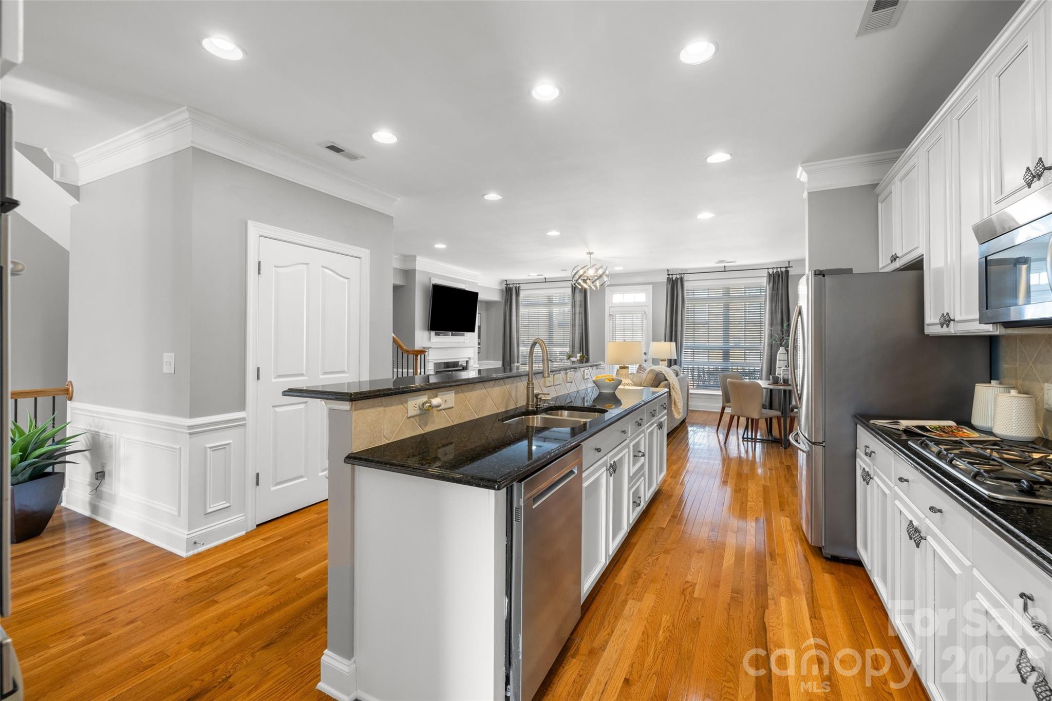 Photo 12 of 7810 Springs Village Lane, Charlotte, NC