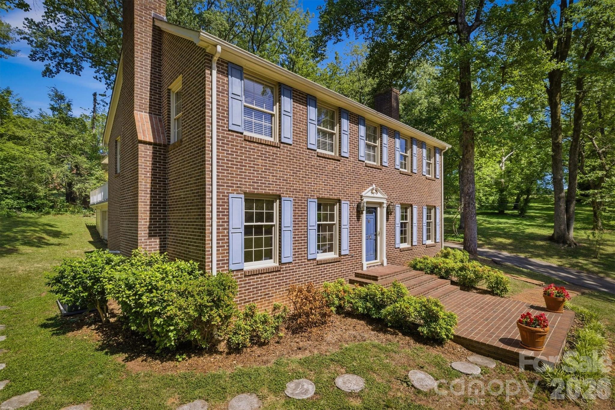 102 Woodland Drive, Morganton, NC - photo 3 of 46