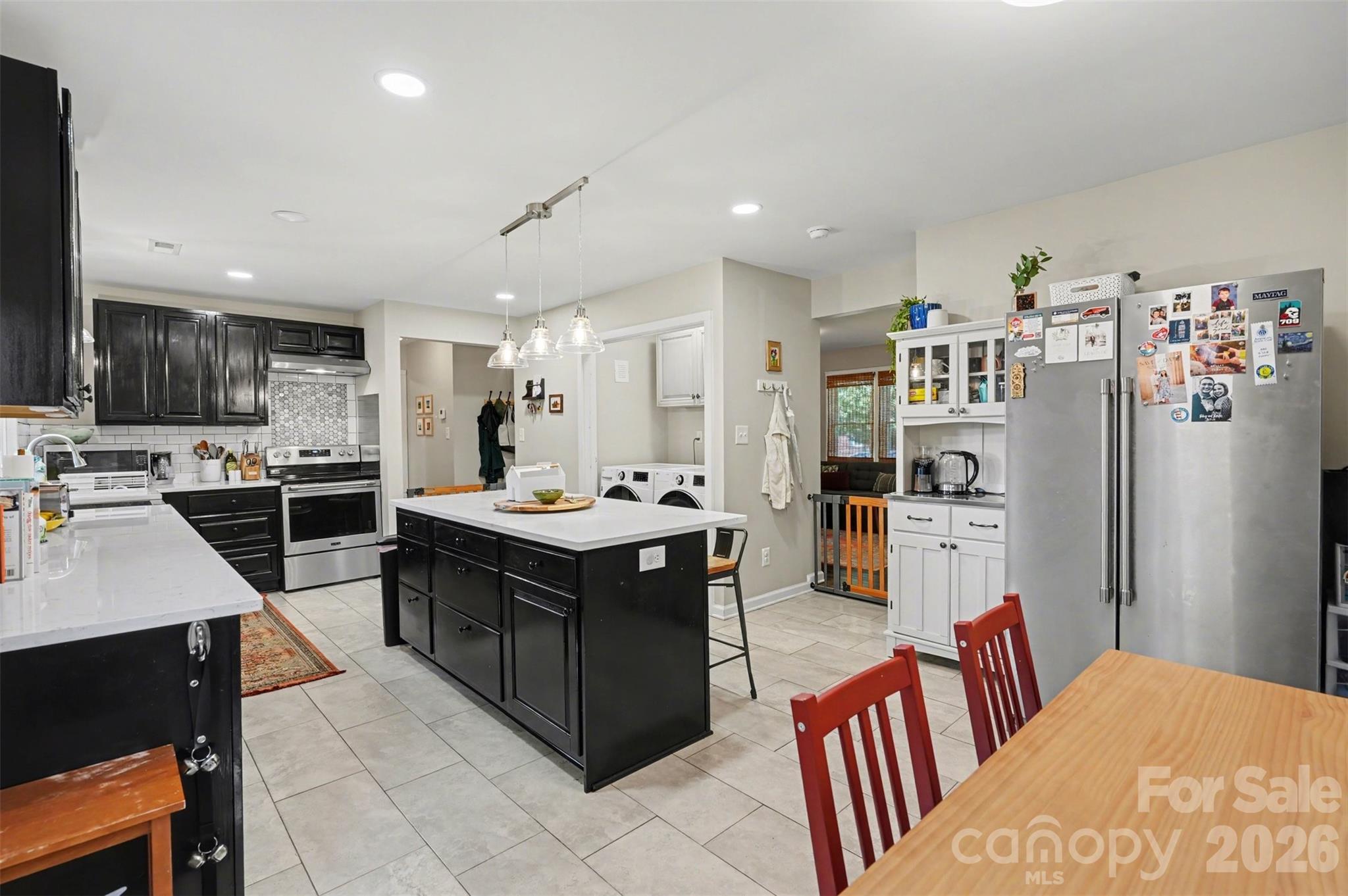 204 N Oak Street, Lowell, NC - photo 9 of 22