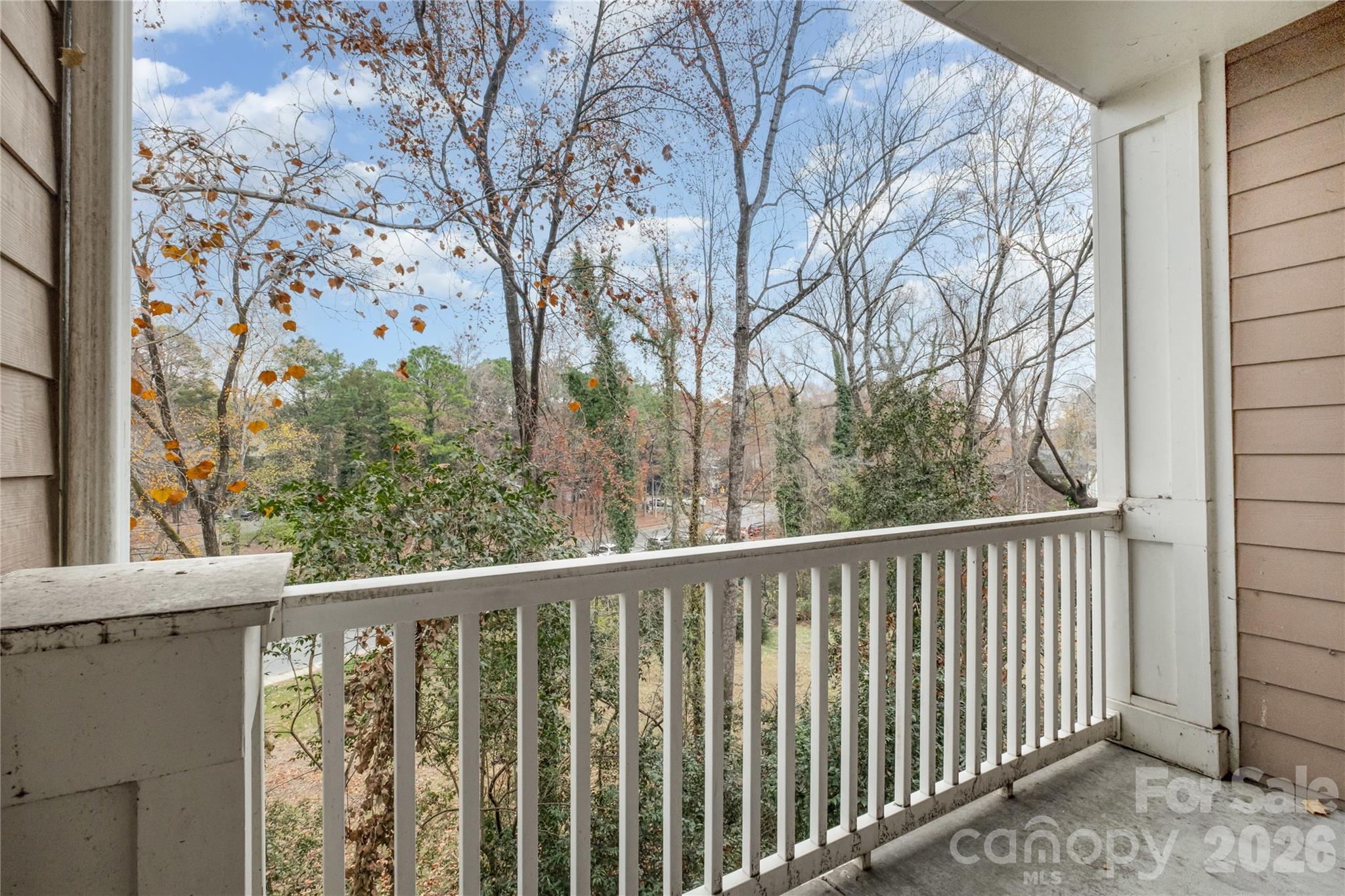 Photo 17 of 1000 E Woodlawn Road217, Charlotte, NC