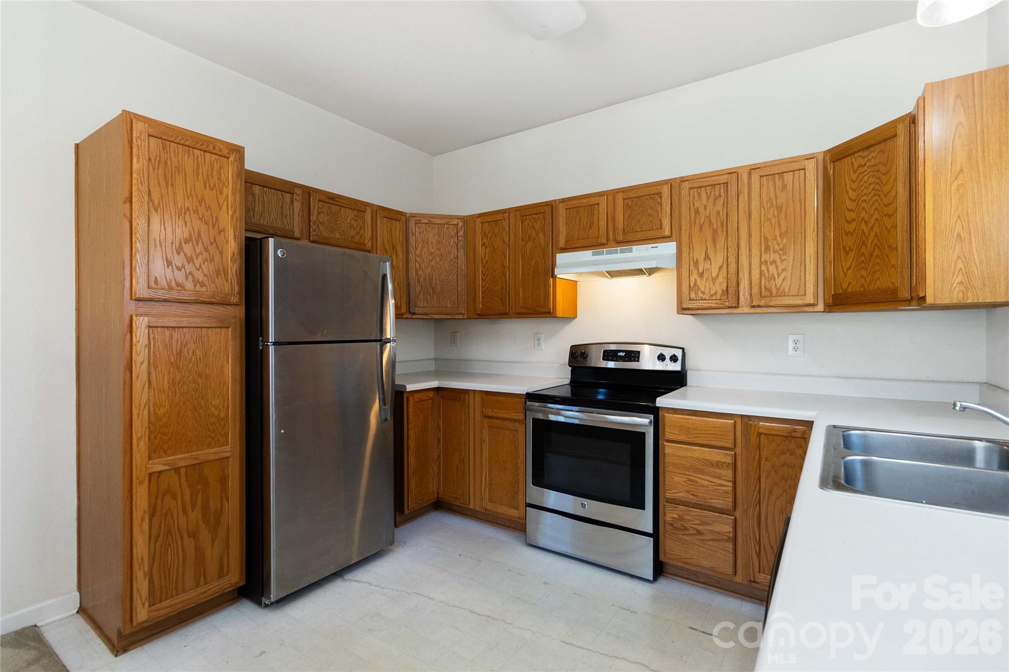 Photo 9 of 740 Aberdeen Glen Place, Charlotte, NC