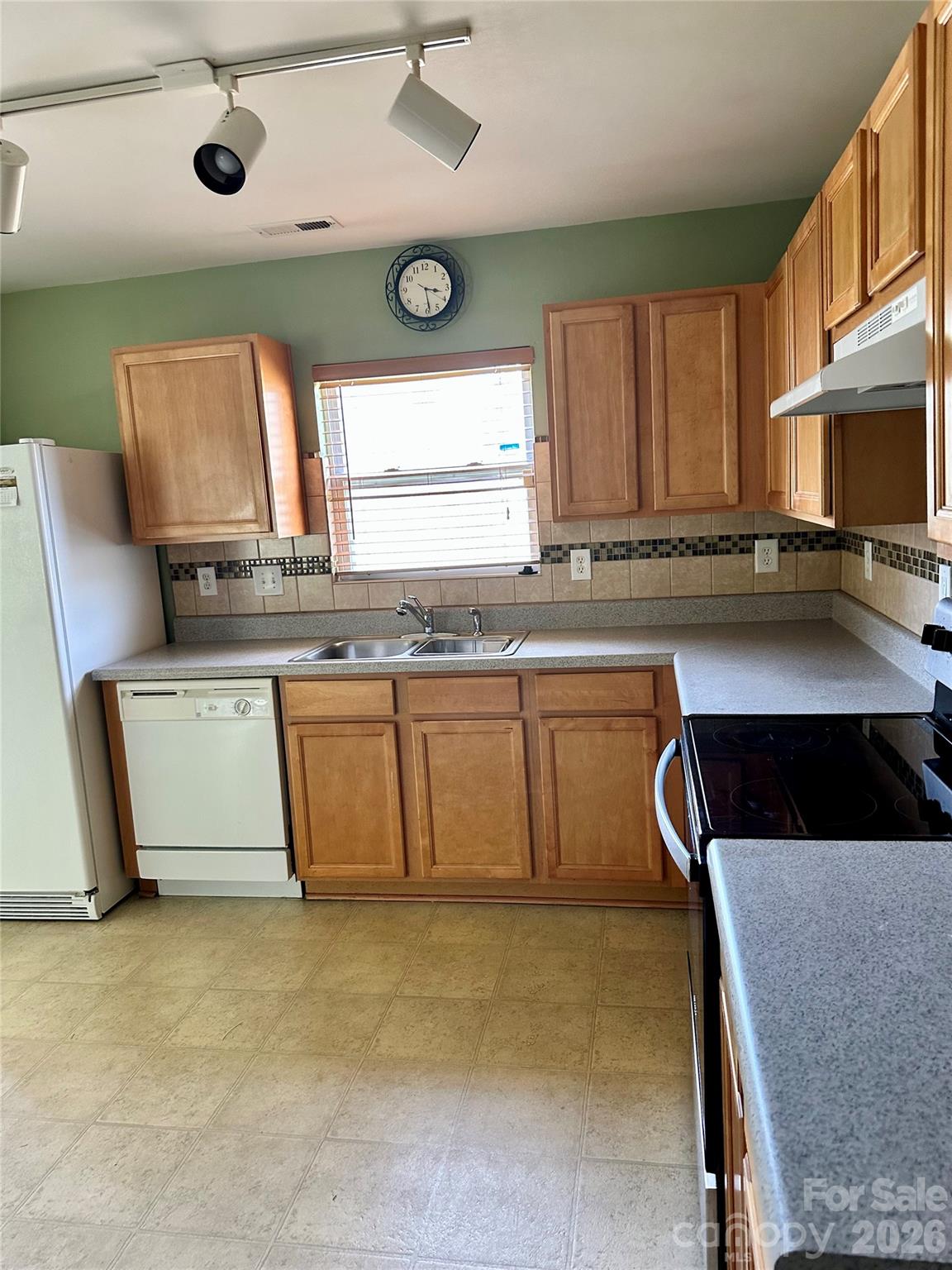Photo 10 of 4722 Mortonhall Road, Charlotte, NC