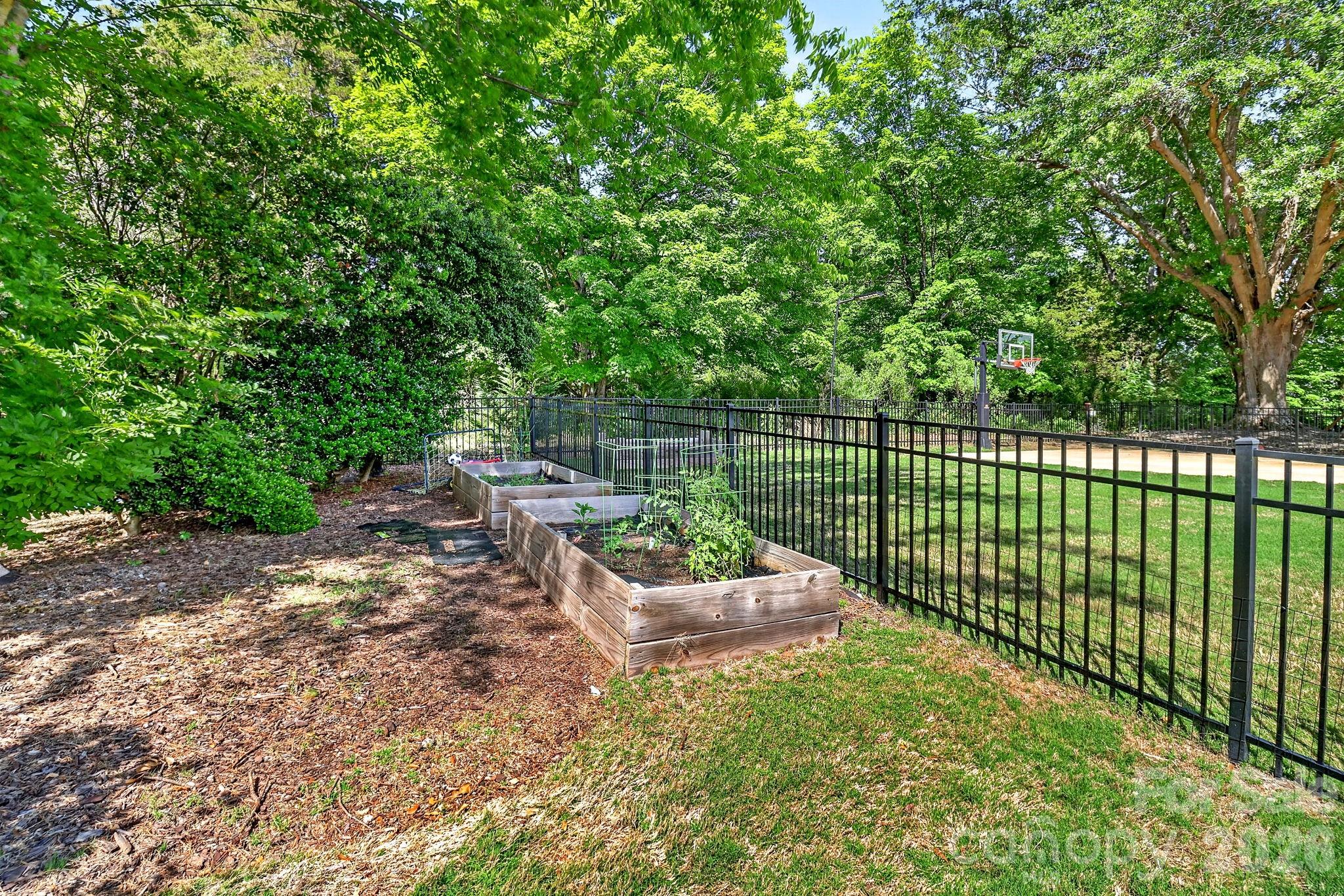 Photo 42 of 7005 Providence Lane W, Charlotte, NC