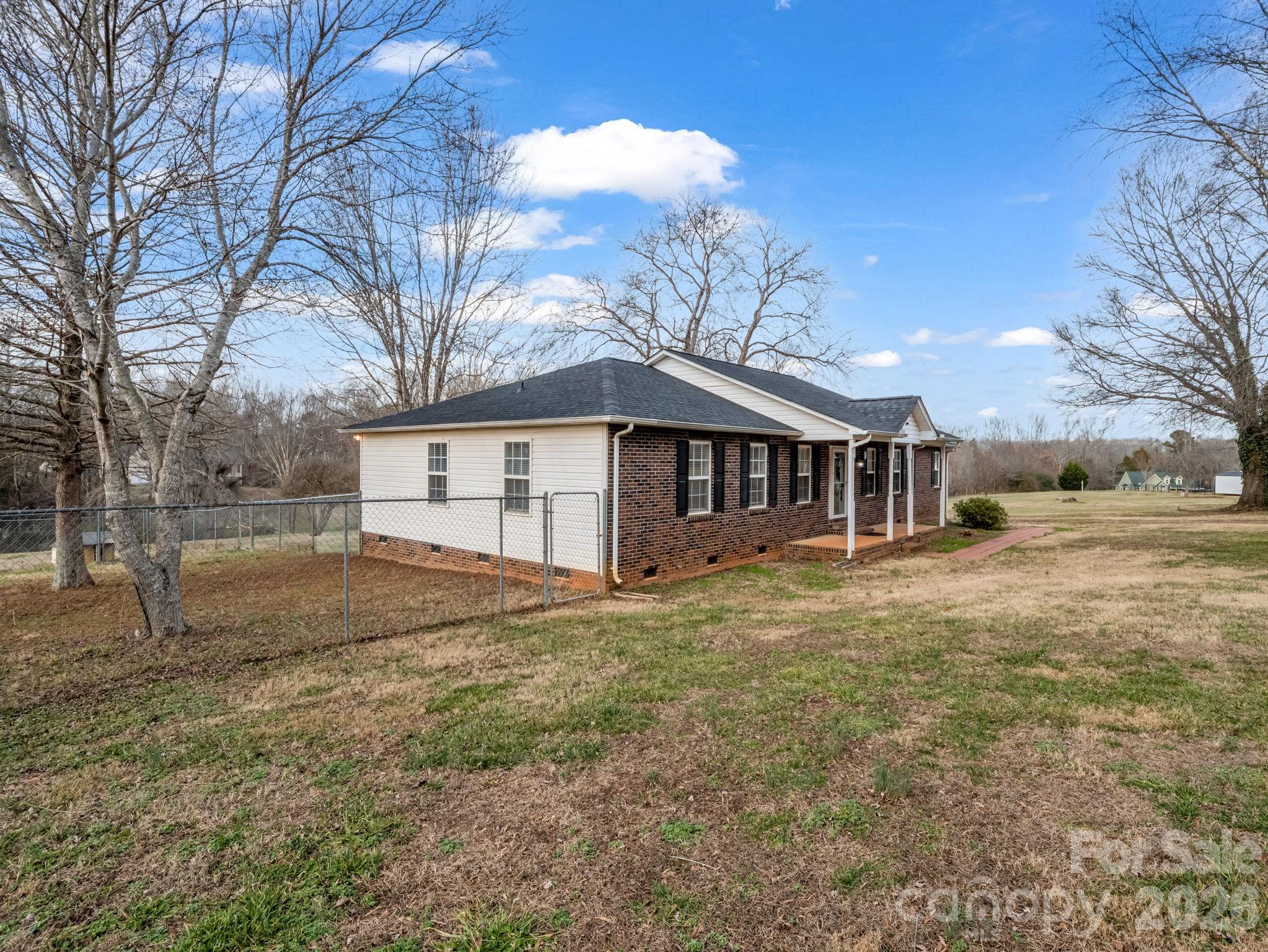 Photo 3 of 5573 Lennox Drive, Kings Mountain, NC