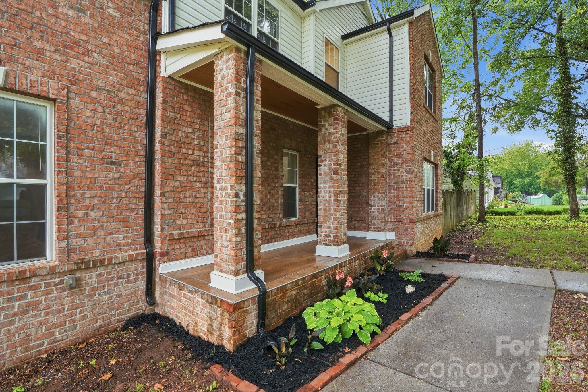 Photo 2 of 5846 Hanna Court, Charlotte, NC