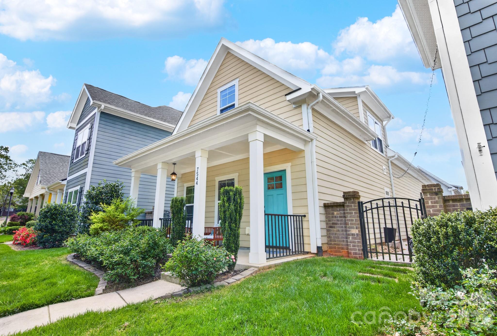7544 Fairway Villa Circle, Denver, NC - photo 2 of 45