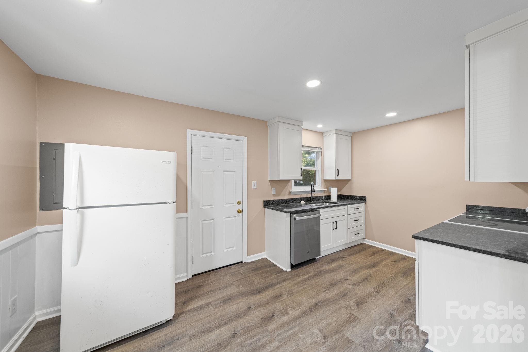 Photo 14 of 5045 Curtiswood Drive, Charlotte, NC