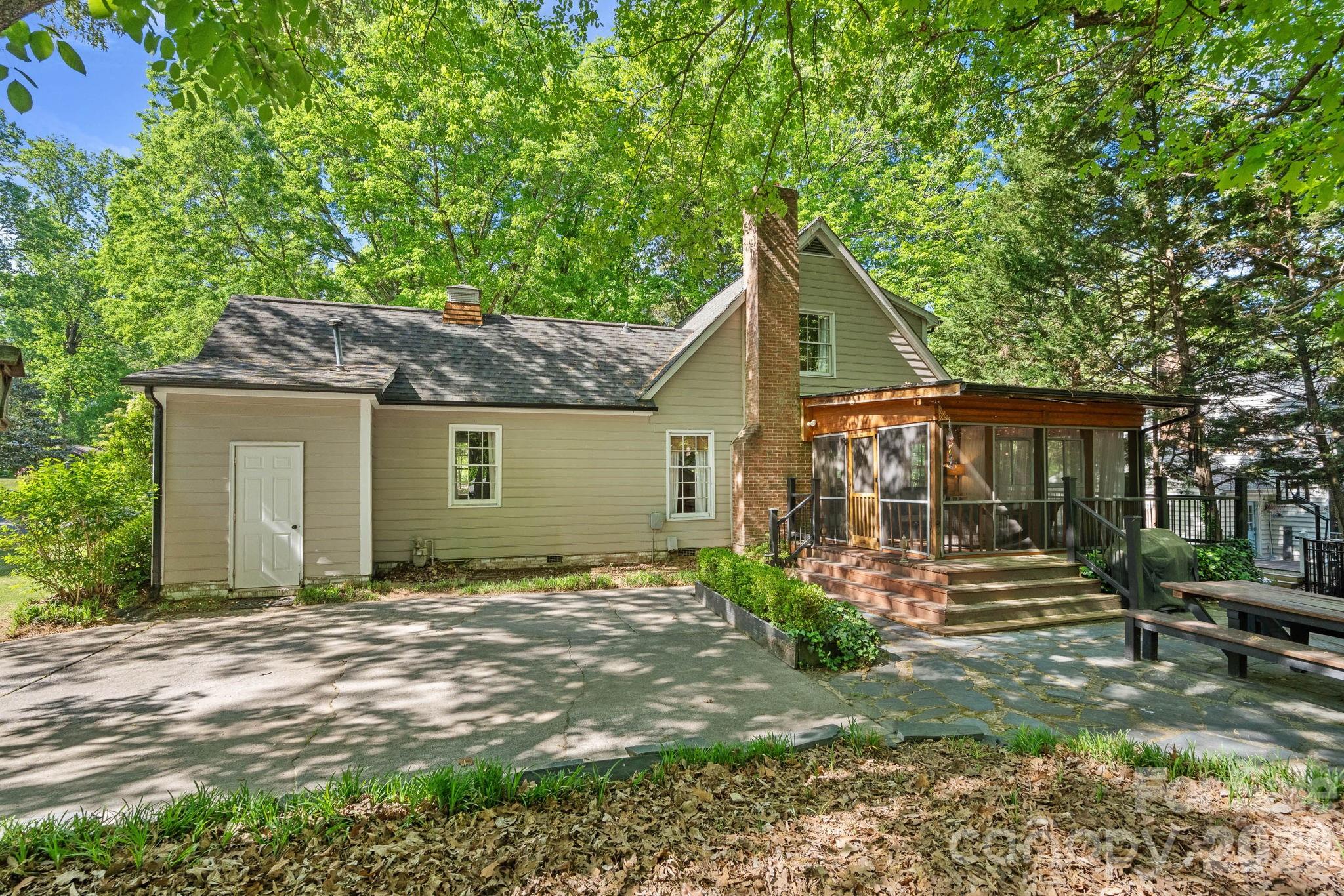 Photo 23 of 817 Bent Wood Court, Matthews, NC