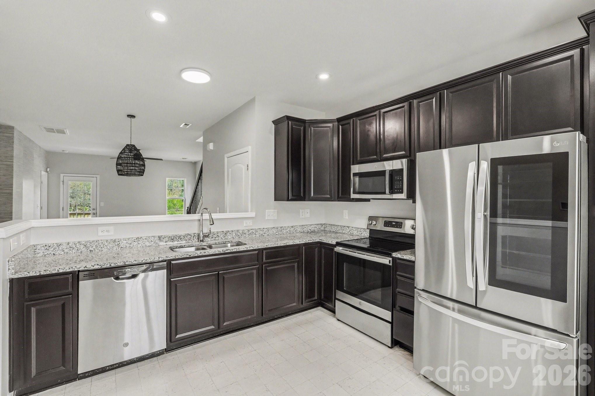 Photo 4 of 7023 Jane Parks Way, Charlotte, NC