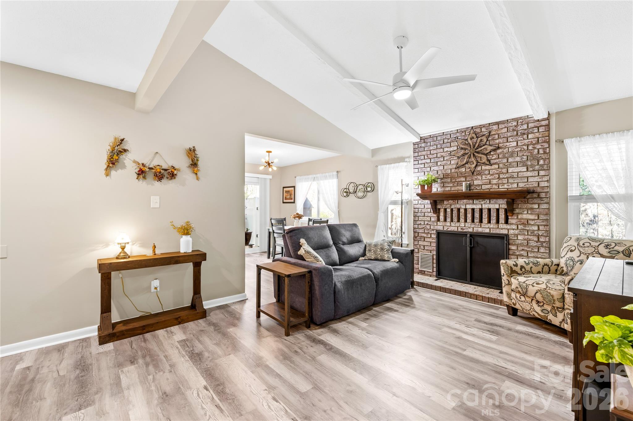 Photo 18 of 911 Sardis Cove Drive, Charlotte, NC